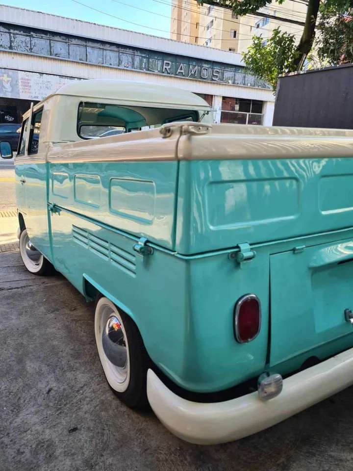 VW T1 splitwindow bus crew cab replica 1974 — Brazilian Classic Cars
