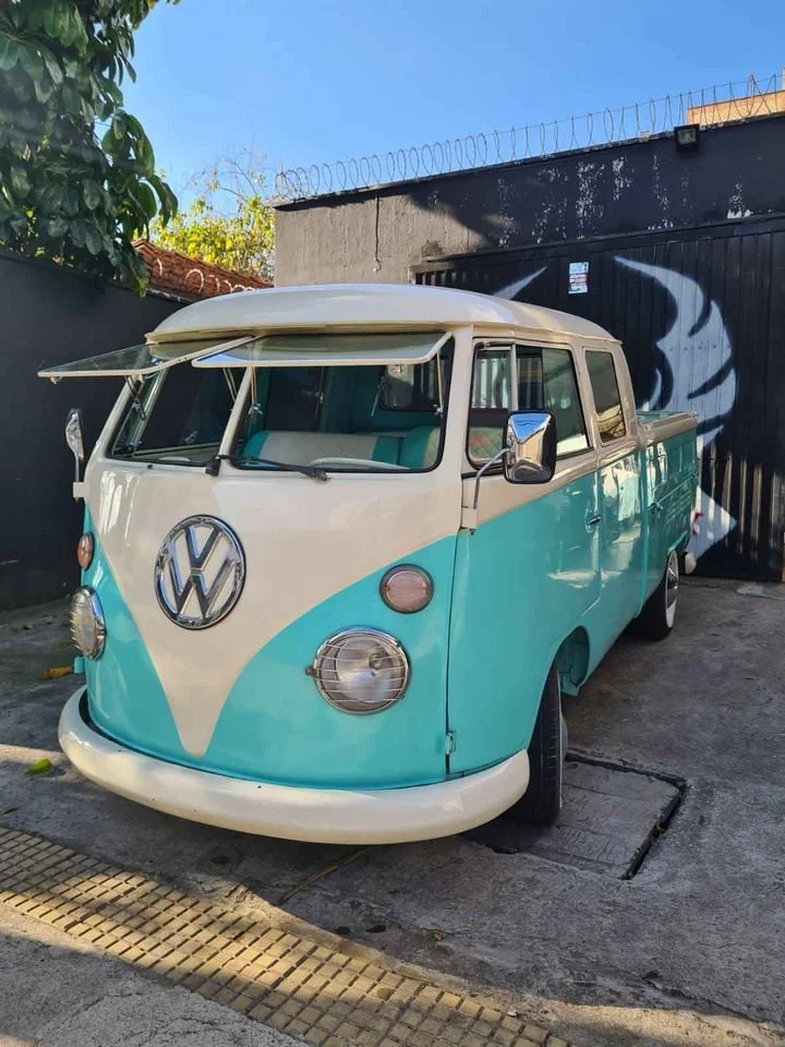 VW T1 splitwindow bus crew cab replica 1974 — Brazilian Classic Cars