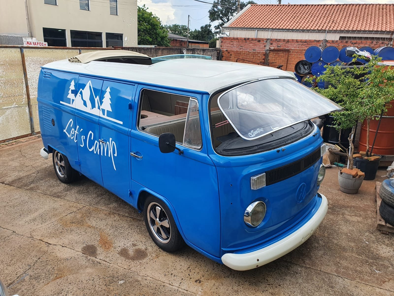 VW T2 baywindow bus camper van 1985 — Brazilian Classic Cars