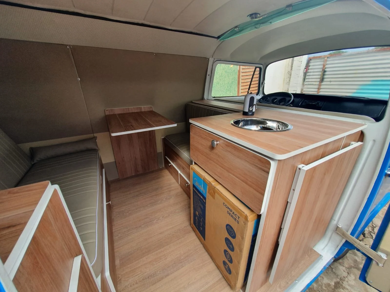 VW T2 baywindow bus camper van 1985 — Brazilian Classic Cars