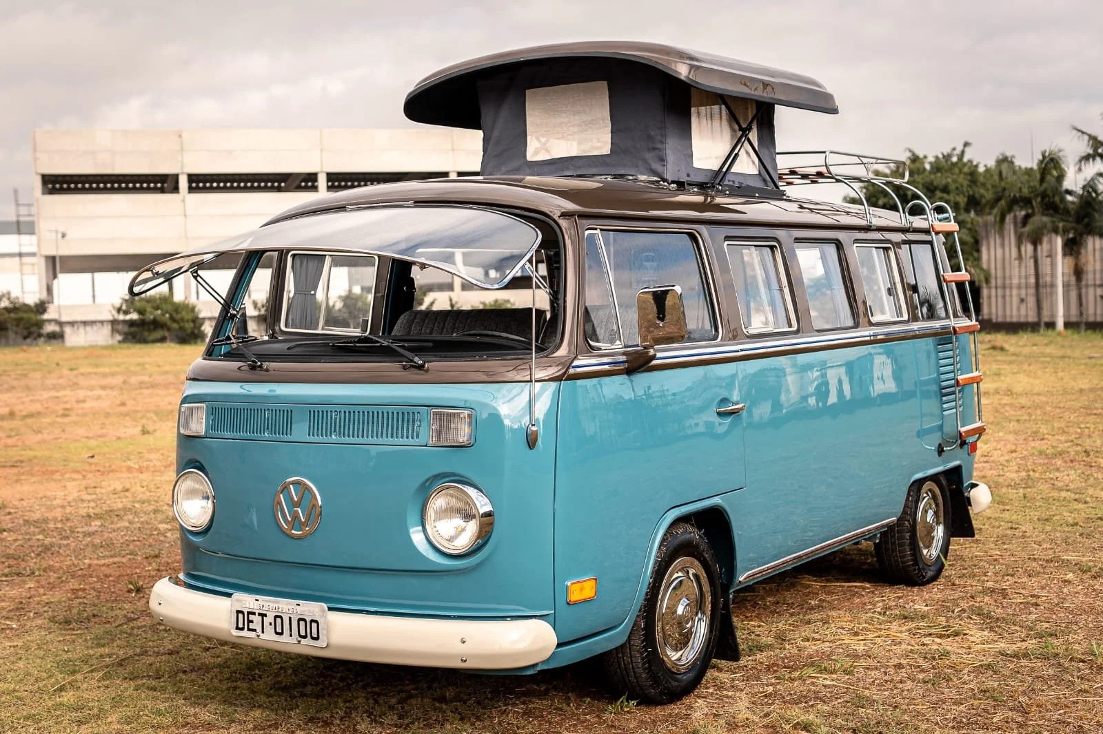 VW T2 baywindow bus camper van 1989 — Brazilian Classic Cars