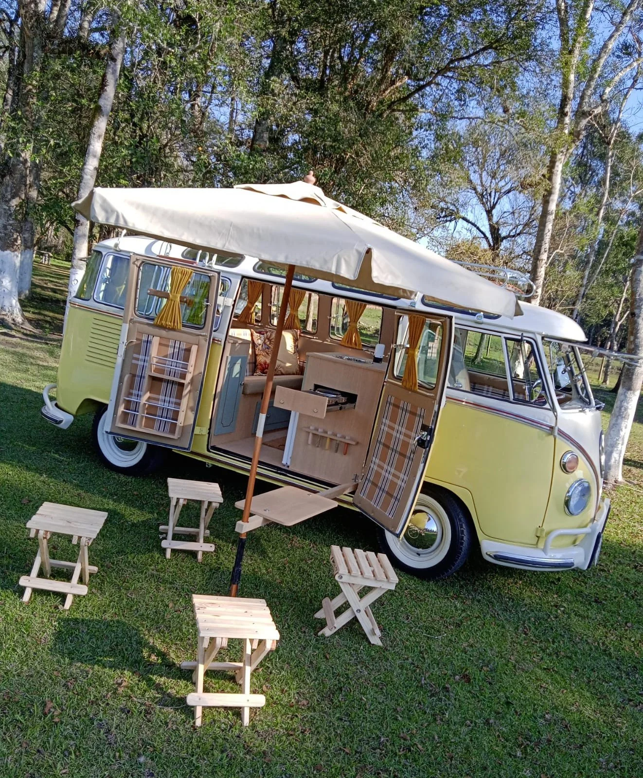 VW T1 splitwindow bus camper van 1974 — Brazilian Classic Cars