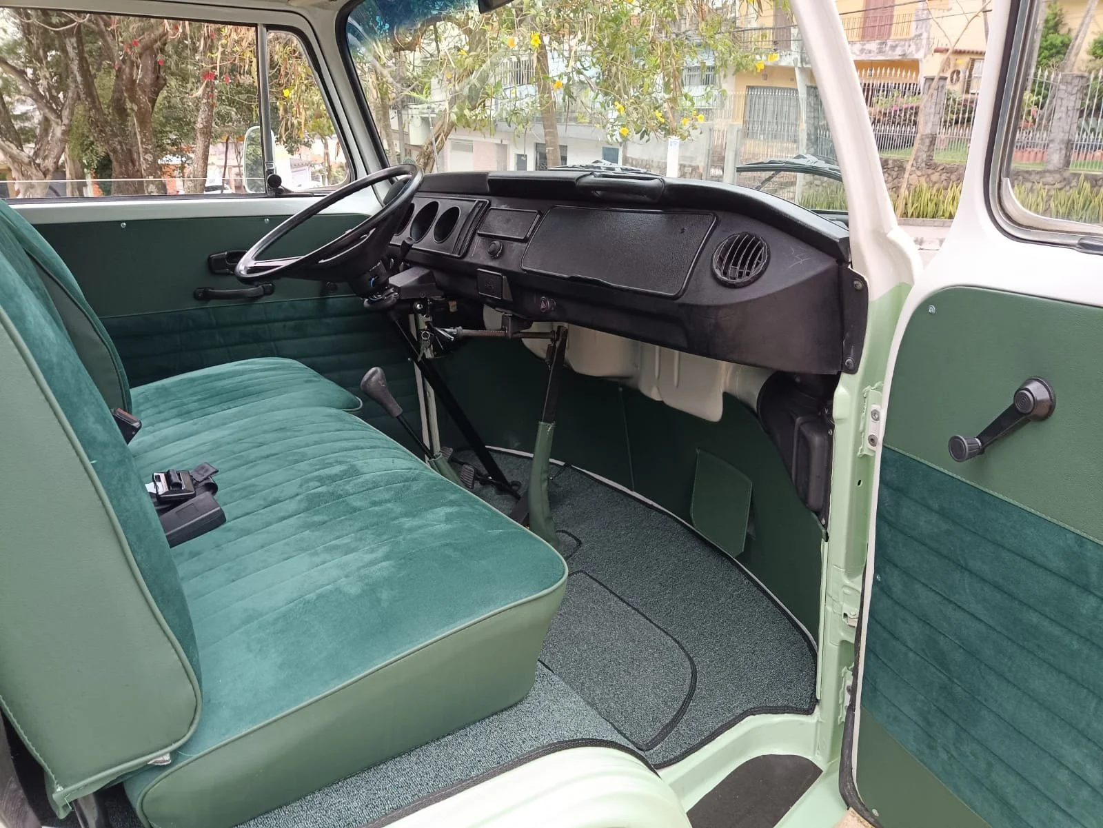 VW T2 baywindow bus camper van 1992 — Brazilian Classic Cars