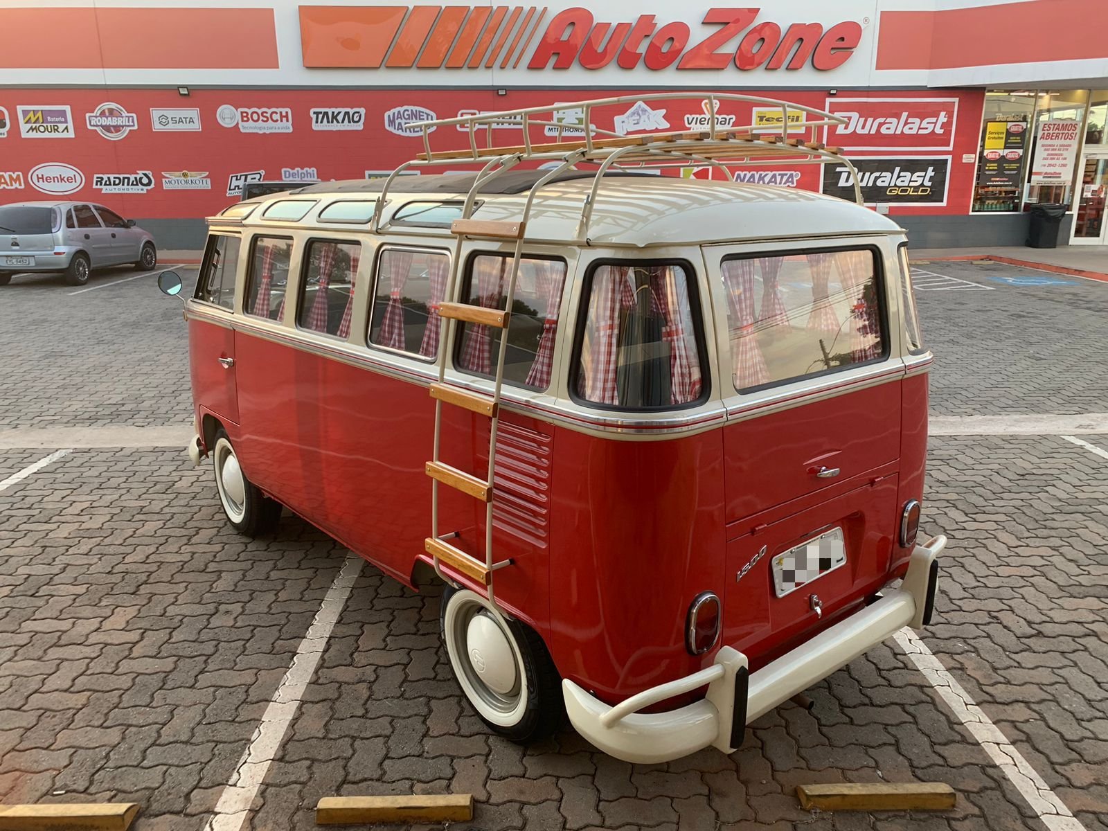 VW T1 splitwindow samba replica 1974 — Brazilian Classic Cars