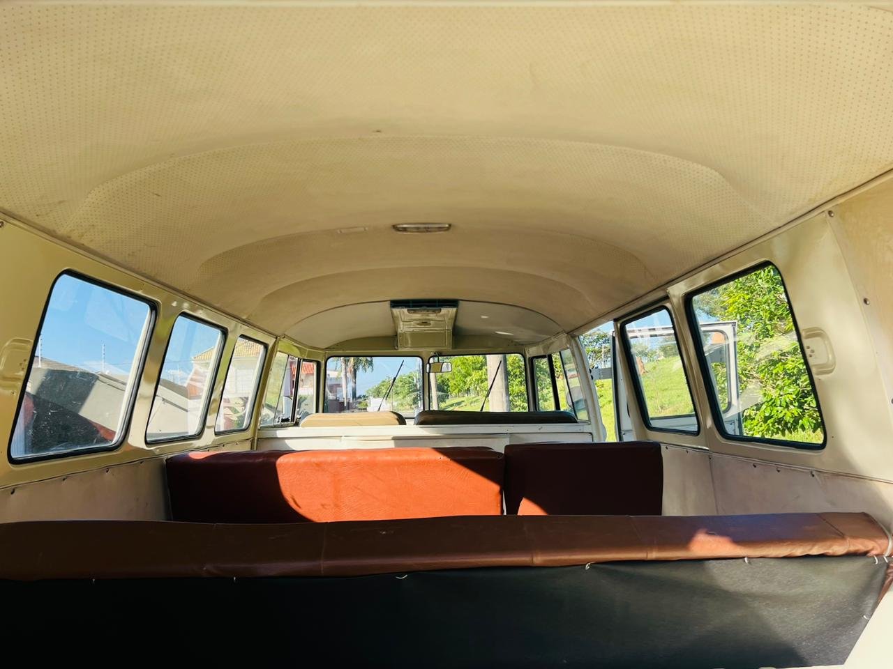 VW T1 splitwindow bus 1975 — Brazilian Classic Cars