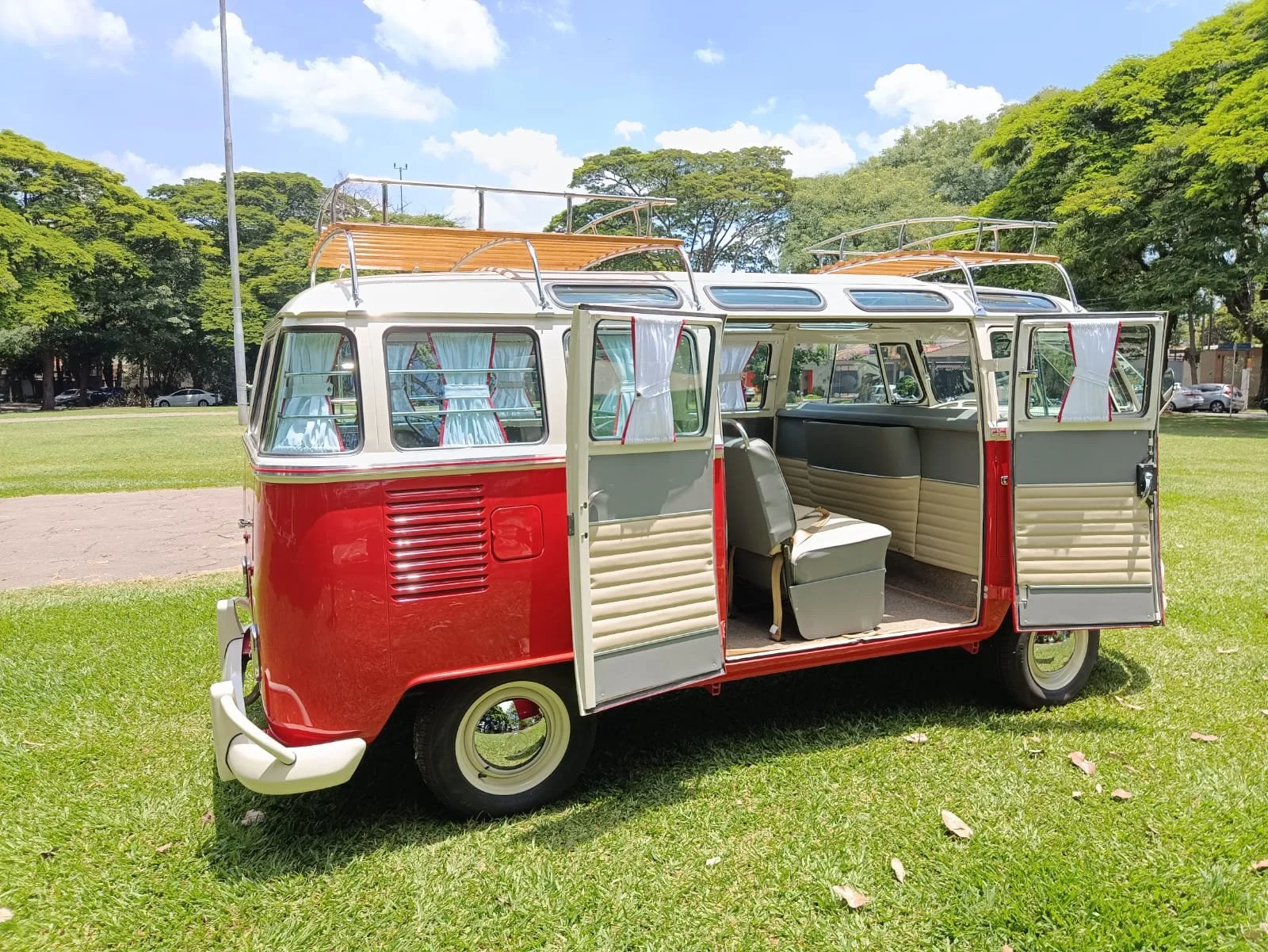 VW T1 splitwindow bus samba replica 1966 — Brazilian Classic Cars