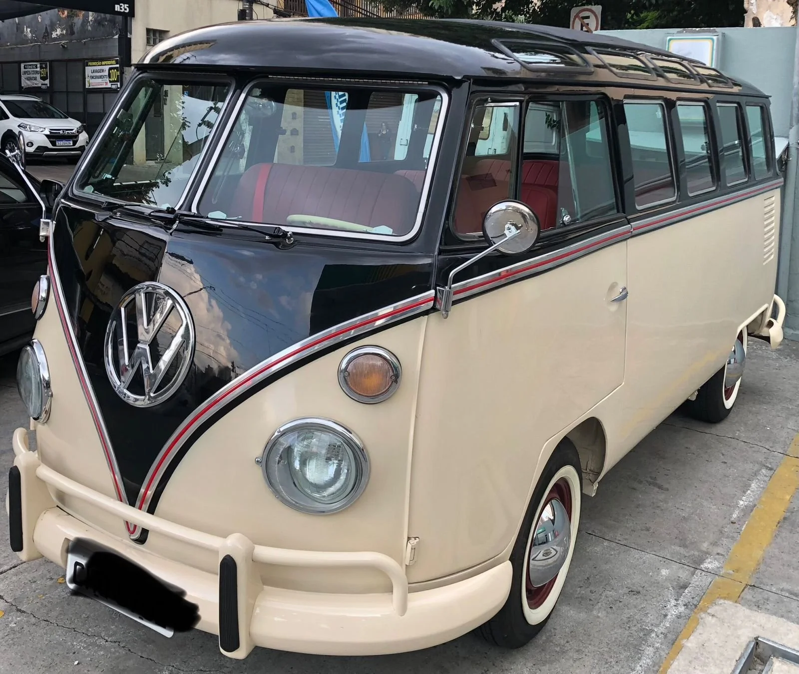 VW T1 splitwindow bus Samba replica 1973 — Brazilian Classic Cars