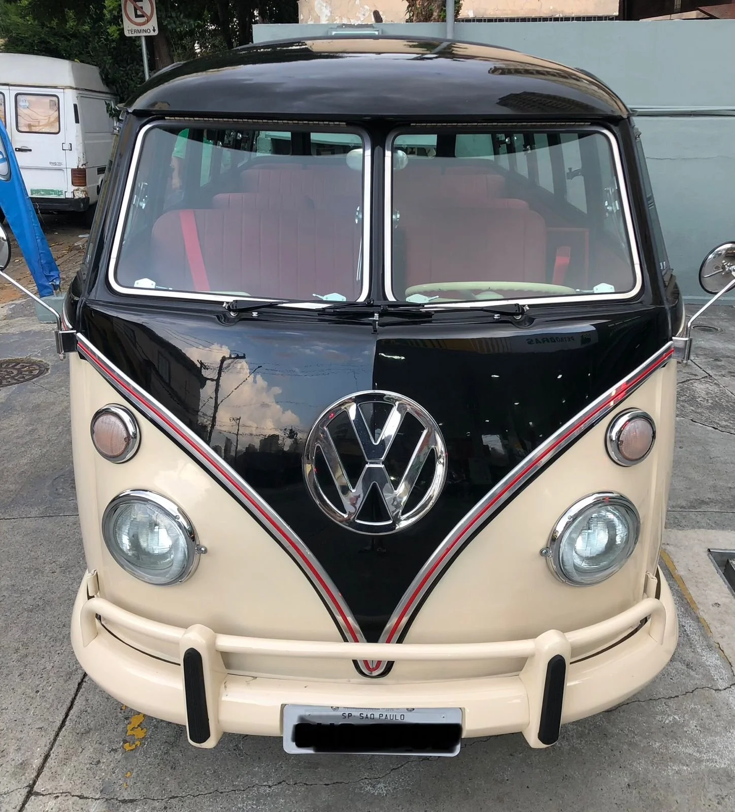 VW T1 splitwindow bus Samba replica 1973 — Brazilian Classic Cars