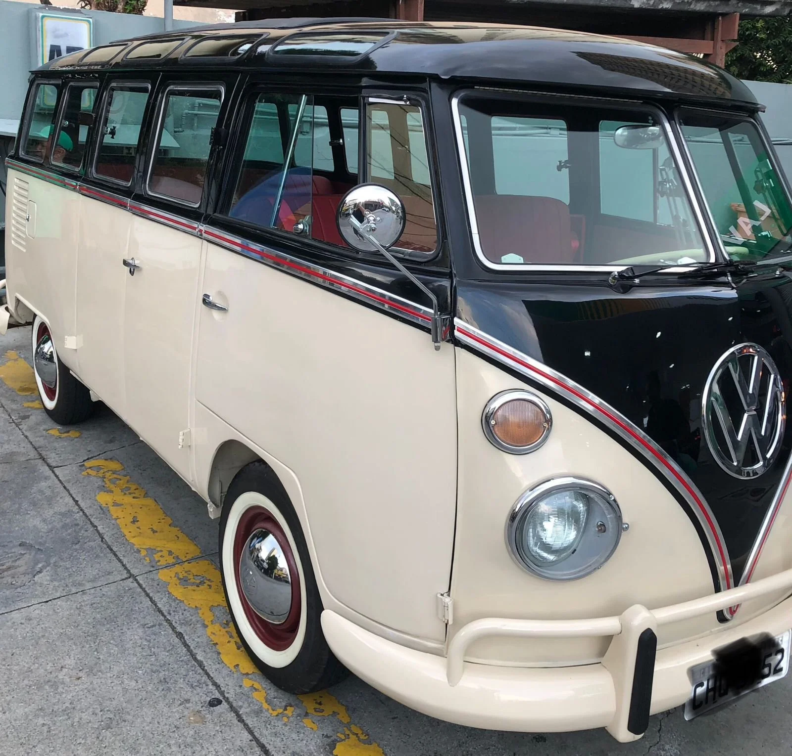 VW T1 splitwindow bus Samba replica 1973 — Brazilian Classic Cars