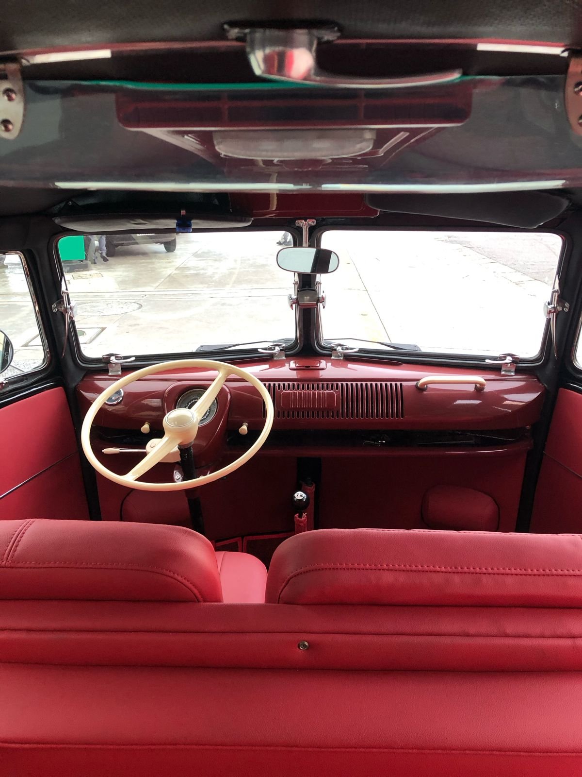 VW T1 splitwindow bus Samba replica 1973 — Brazilian Classic Cars