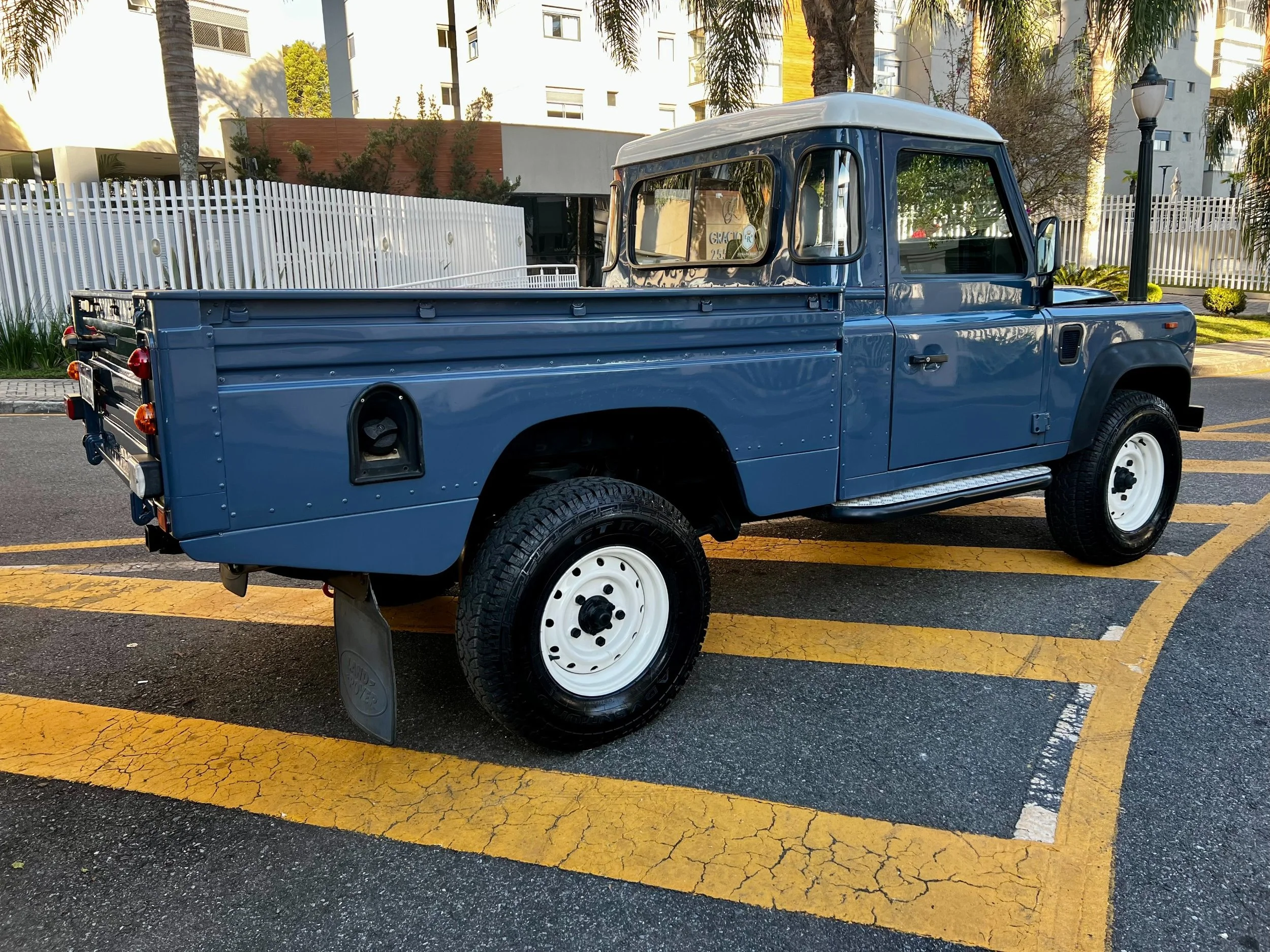 Land Rover Defender 110 HCPU 1997 — Brazilian Classic Cars