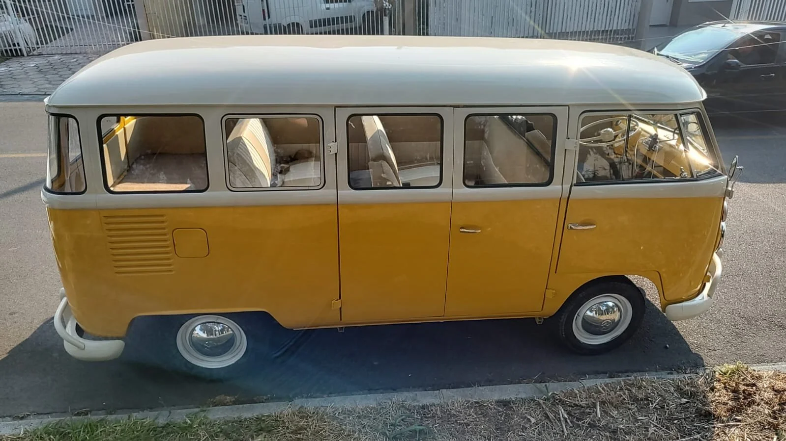 VW T1 splitwindow bus 1975 — Brazilian Classic Cars