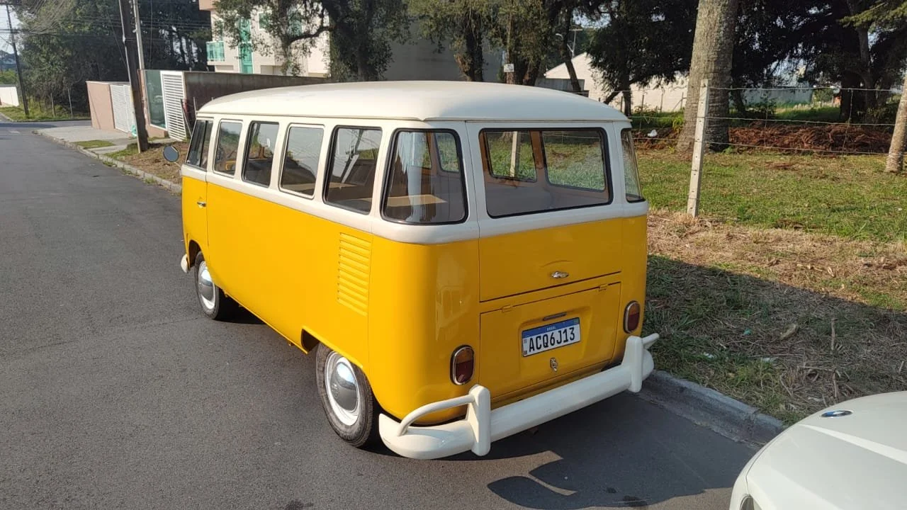 VW T1 splitwindow bus 1975 — Brazilian Classic Cars