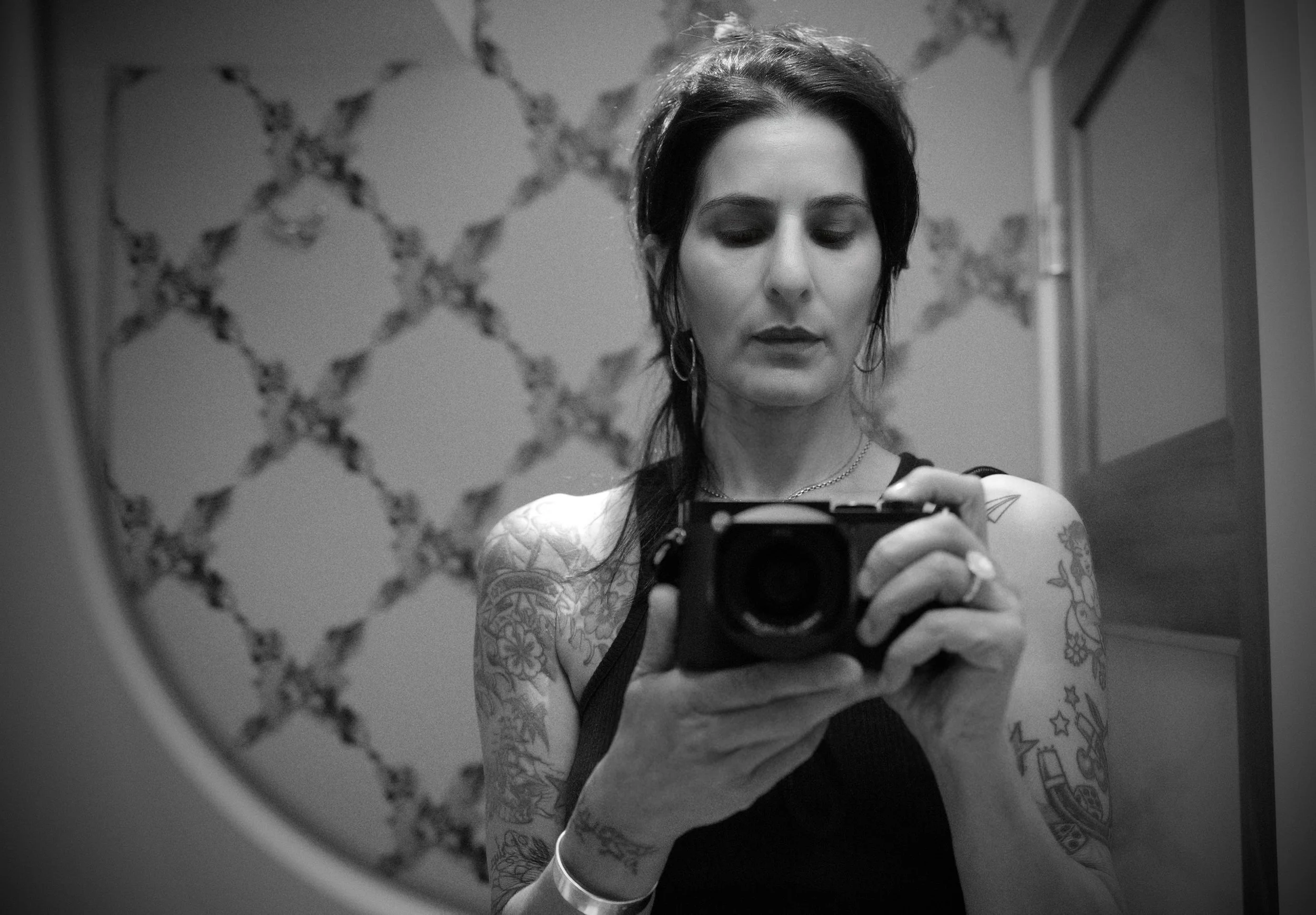 ABOUT — CHLOE SHERMAN