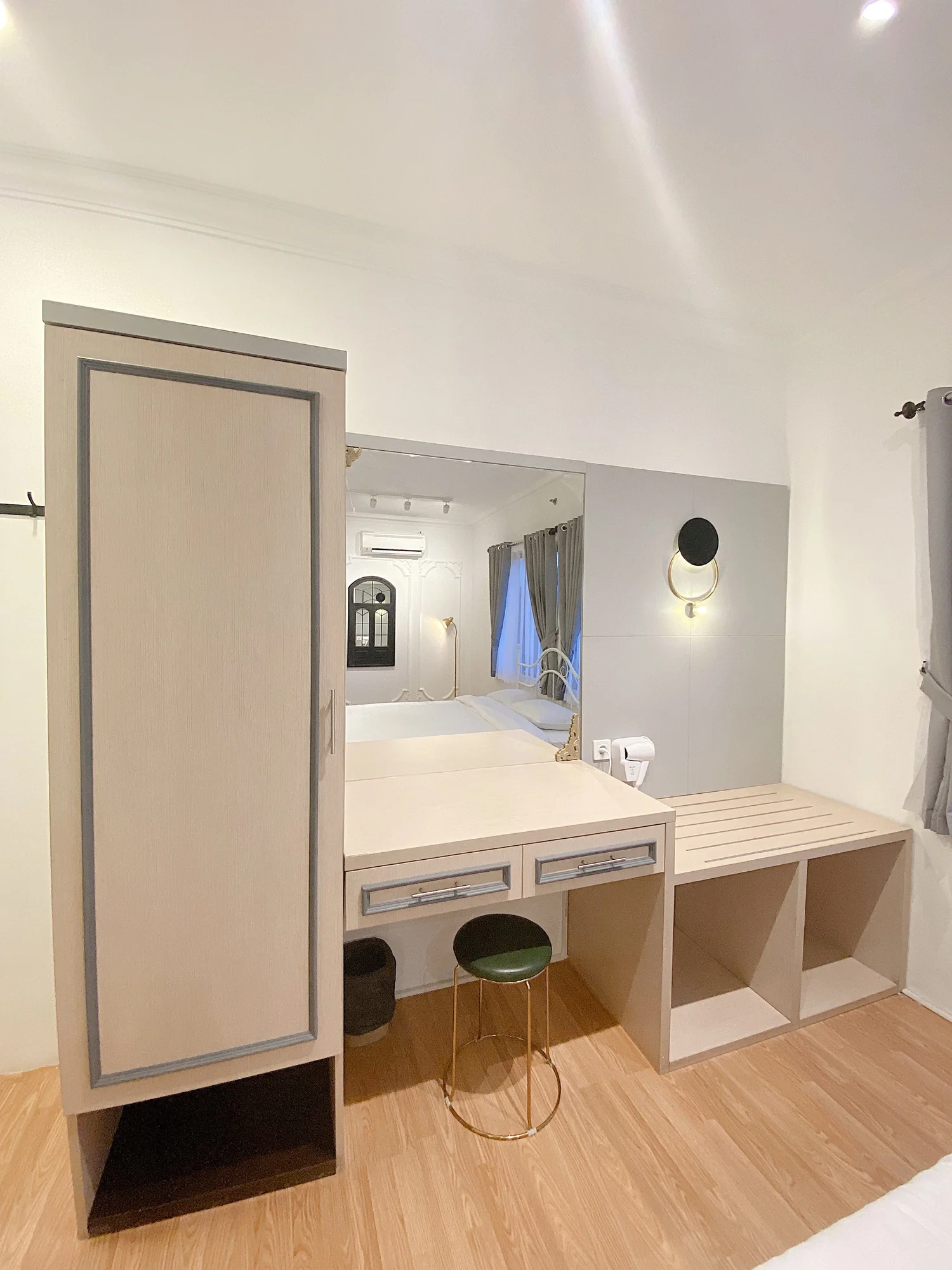 youre.at Paris - Sewa Apartemen Harian 3 Kamar di Setiabudi Bandung ...