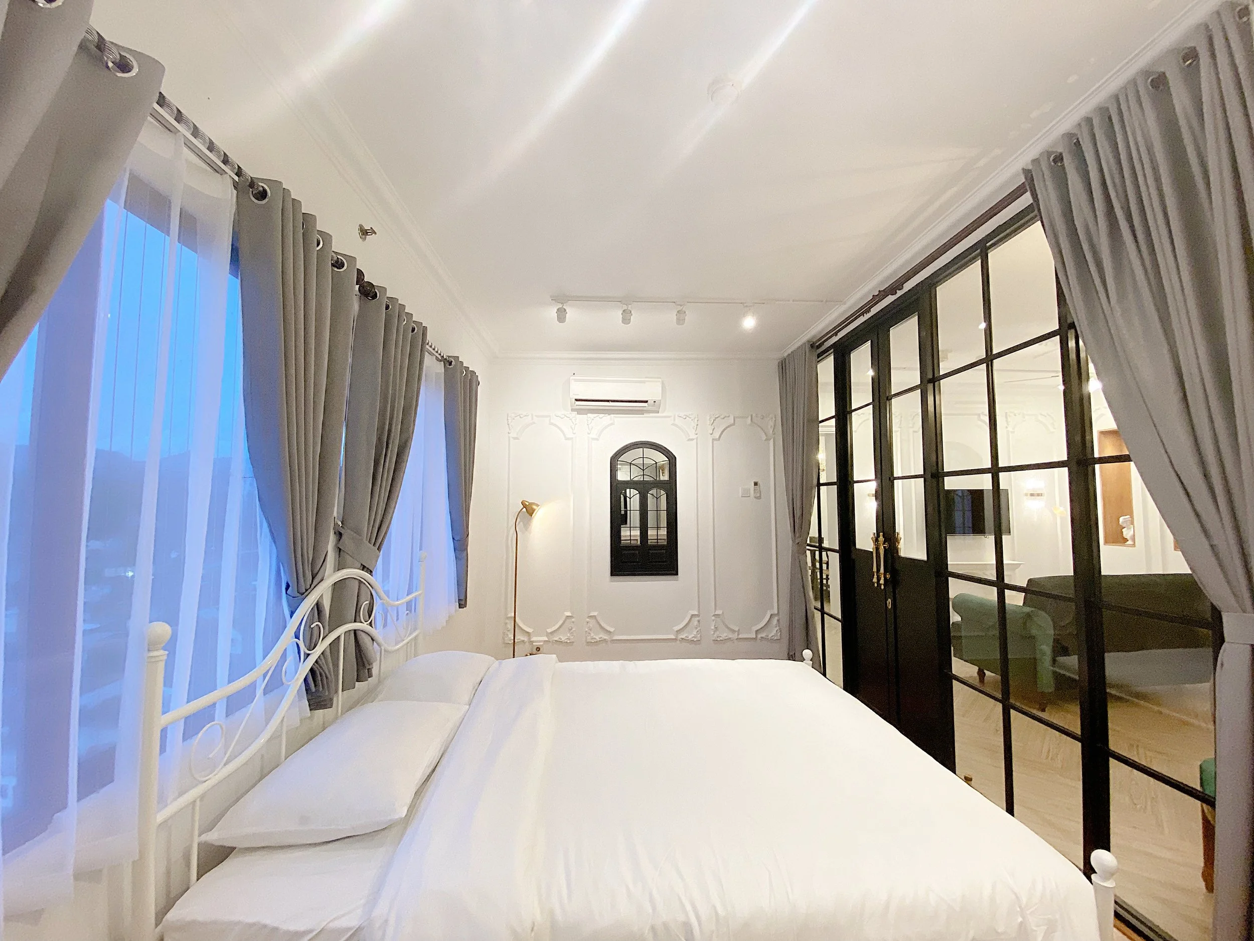 youre.at Paris - Sewa Apartemen Harian 3 Kamar di Setiabudi Bandung ...