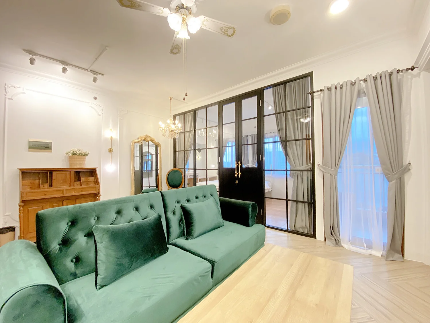 youre.at Paris - Sewa Apartemen Harian 3 Kamar di Setiabudi Bandung ...
