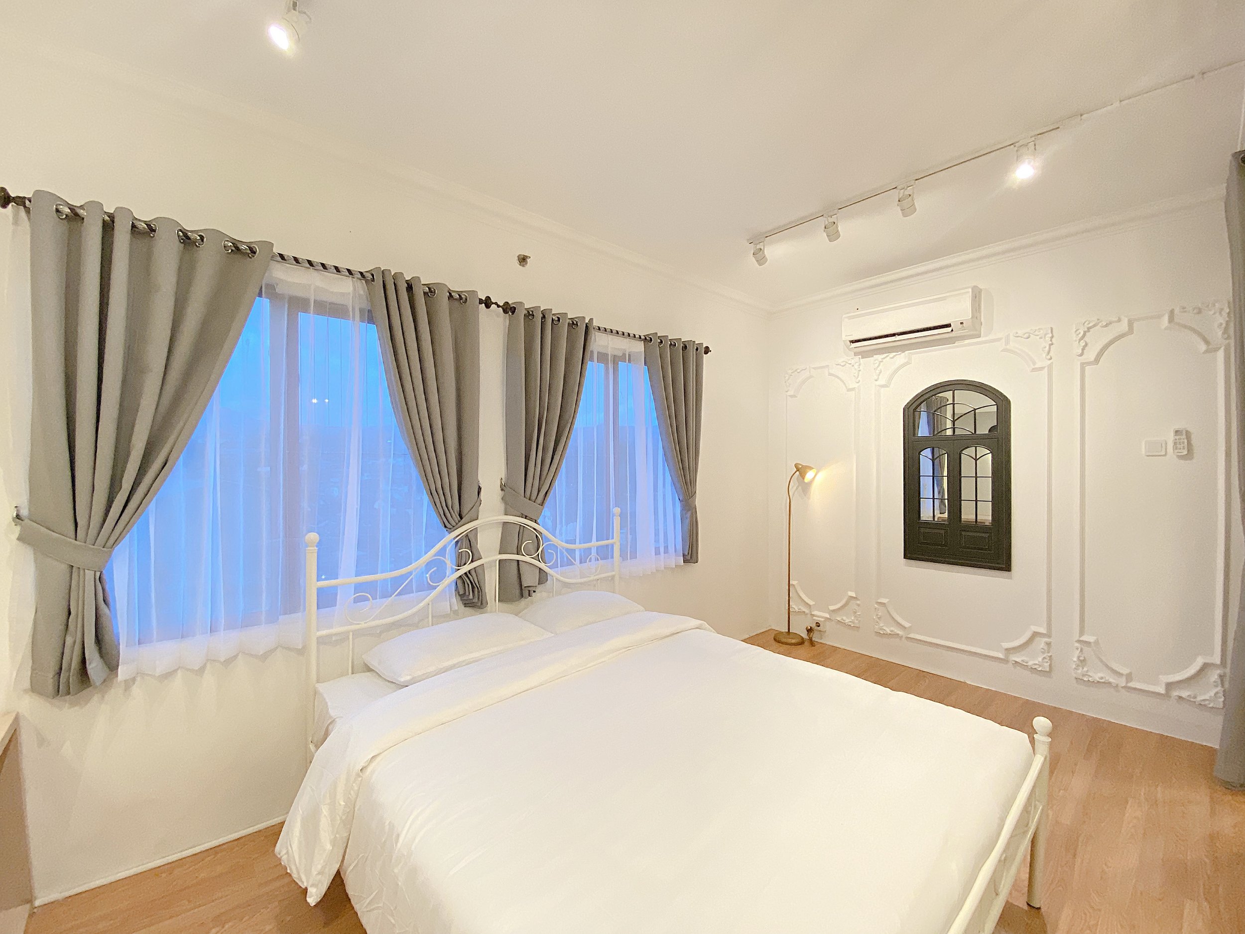 youre.at Paris - Sewa Apartemen Harian 3 Kamar di Setiabudi Bandung ...