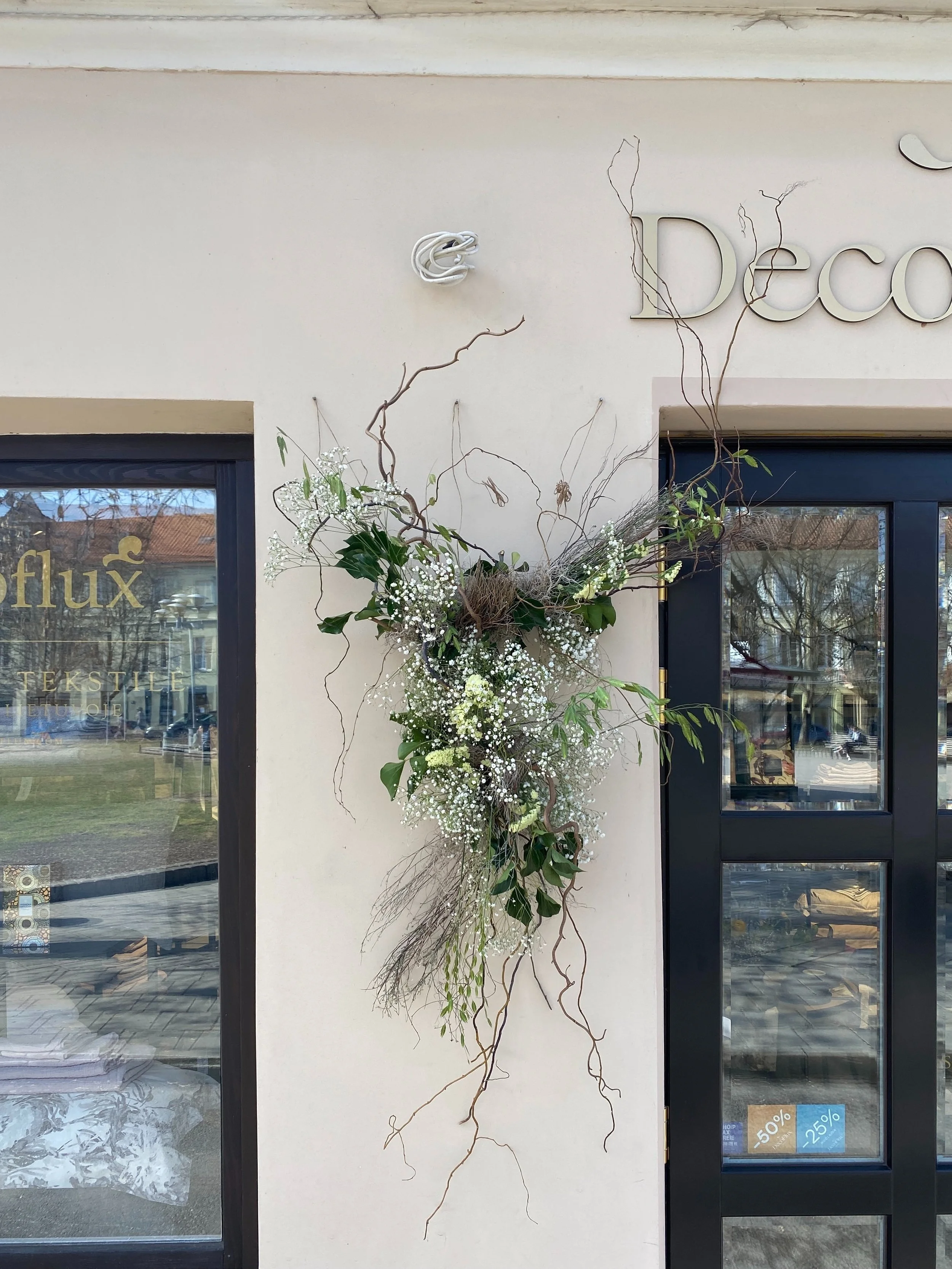 Gallery 3 — Aiku Floral