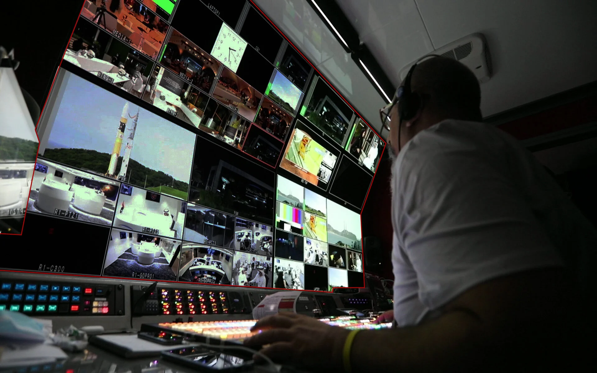 About Us — MEDIAMANIA.TV