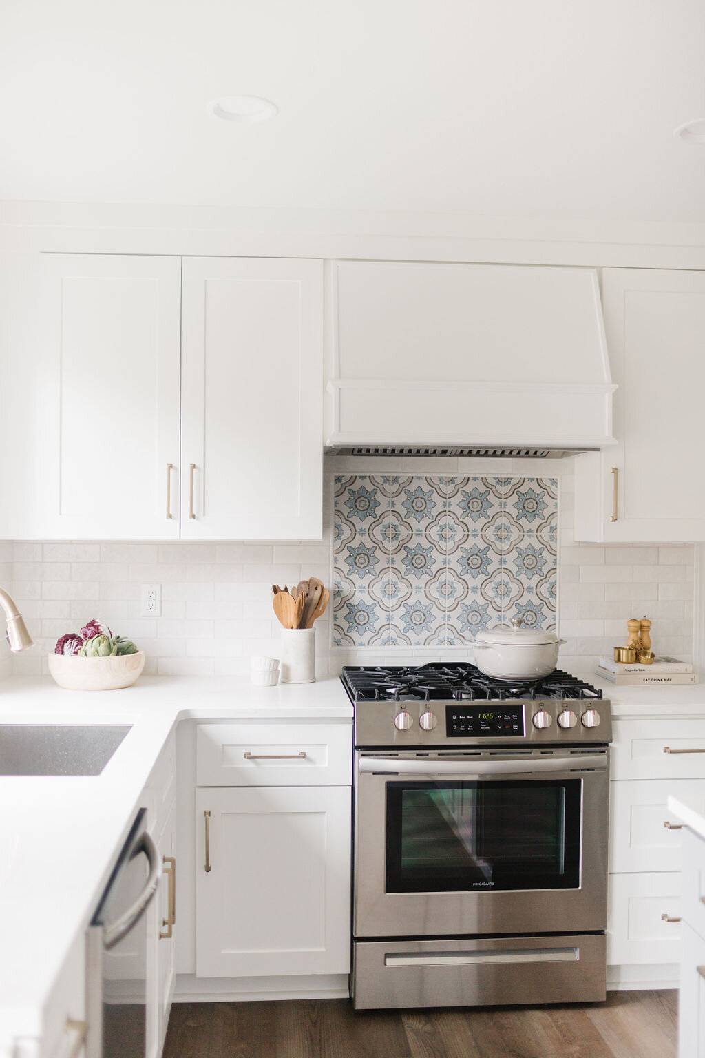 Vuemont Kitchen — H.Bero Interiors