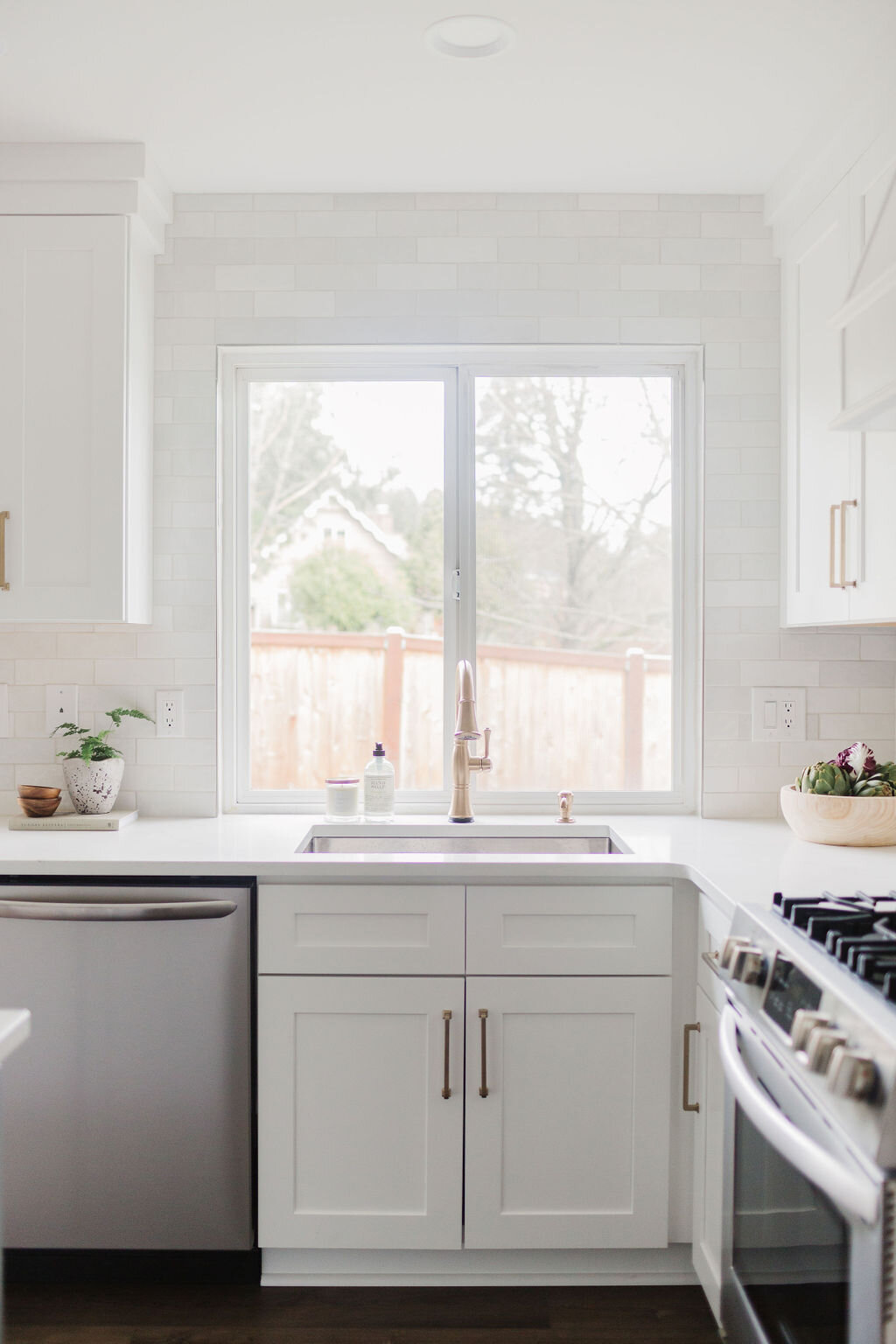 Vuemont Kitchen — H.Bero Interiors