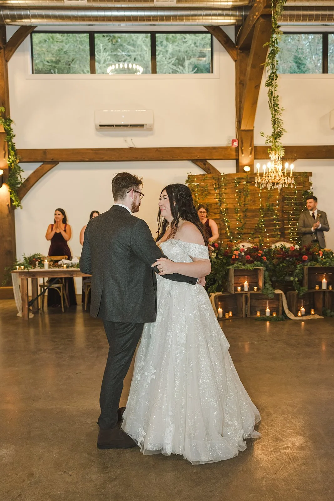 5 Compelling Reasons to Hire a Professional Wedding DJ | inTUNE