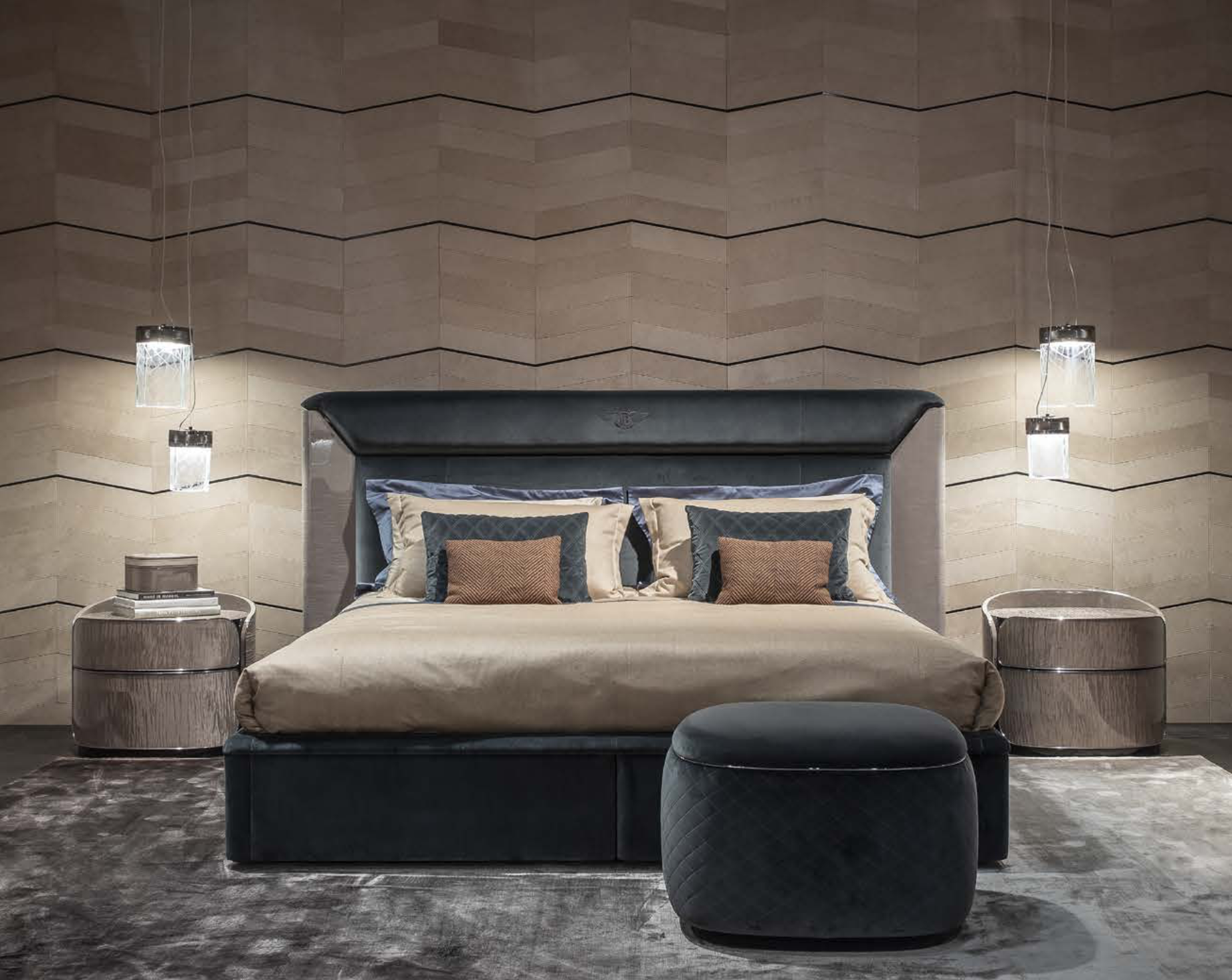 VERSACE HOME | Goddess Chandelier — Palazzo Collezioni