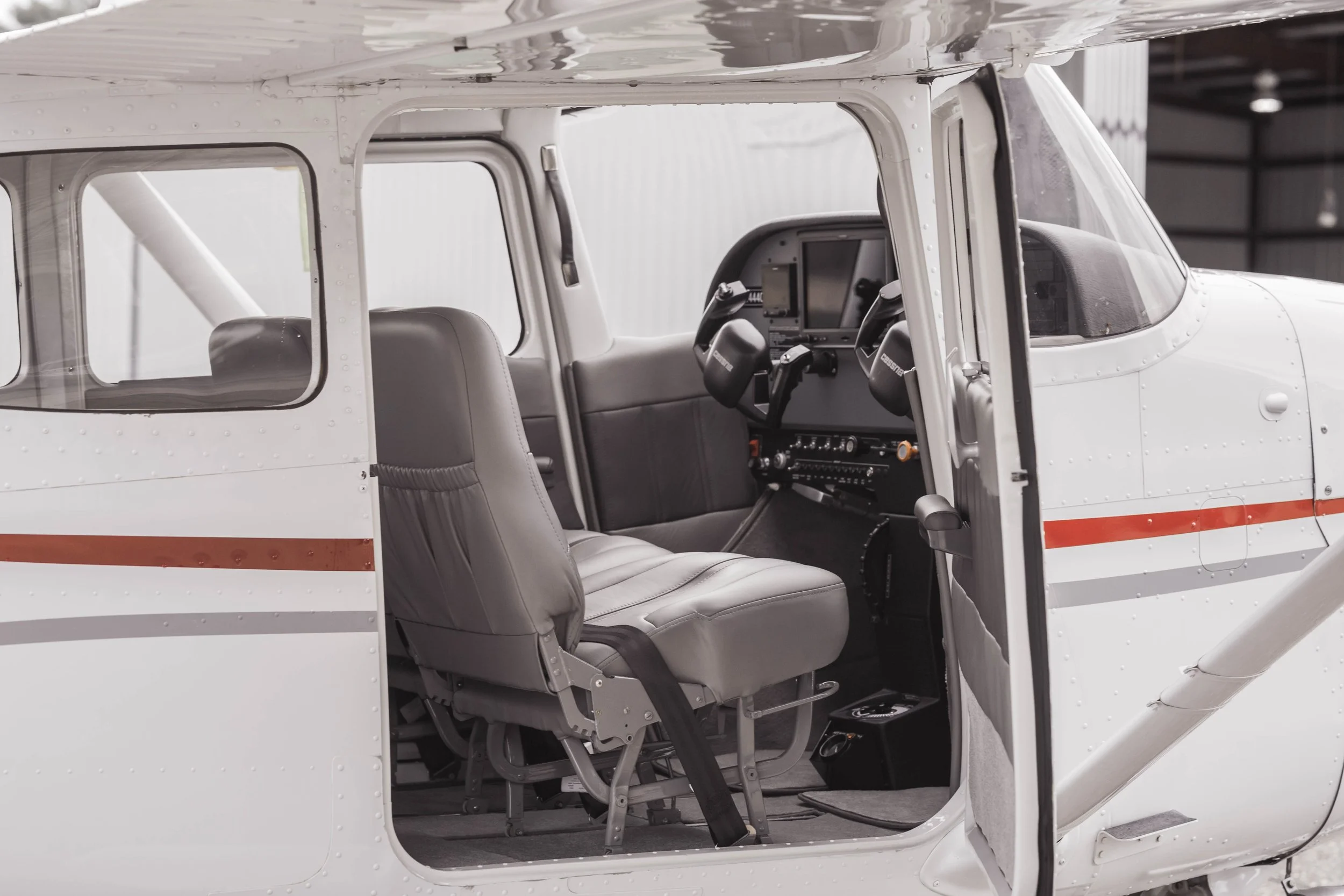 Cessna 172K Gallery — Acadiana Aircraft Interiors