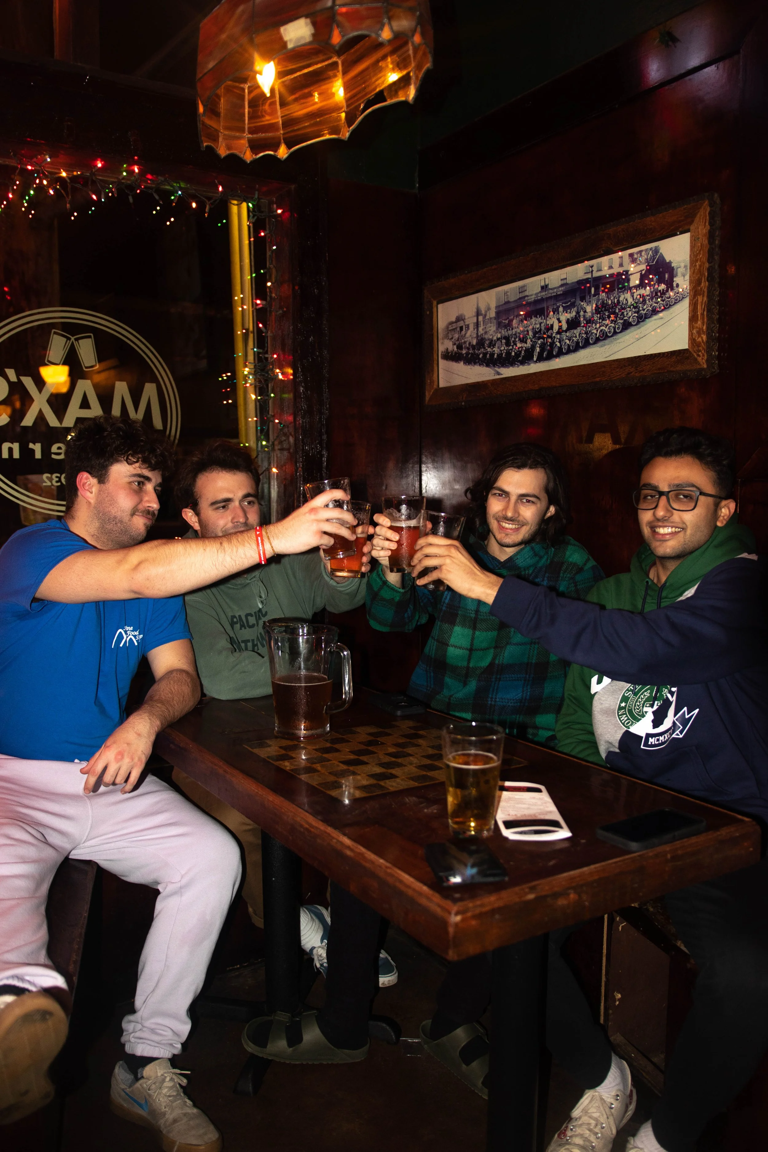 Meet me at Max'sMeet me at Max's! — Max's Tavern