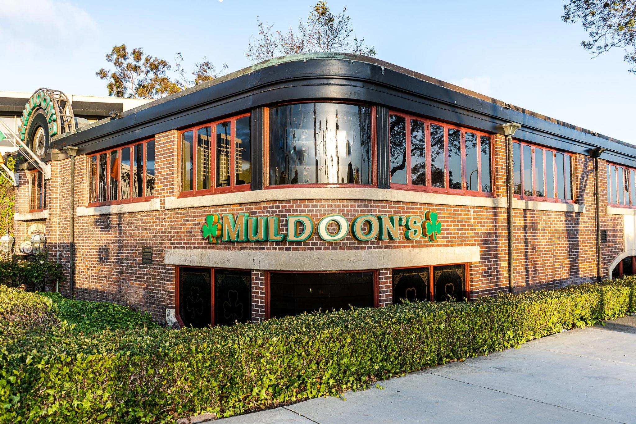 General 1 — Muldoons Irish Pub