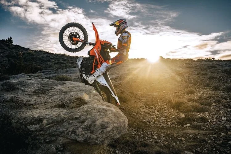 ADV Bikes Features and Specs — Dual Sport Garage | Adventure Motorcycle ...