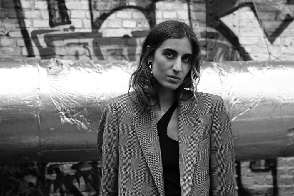 Lea Occhi — Outlined-AM Booking Agency