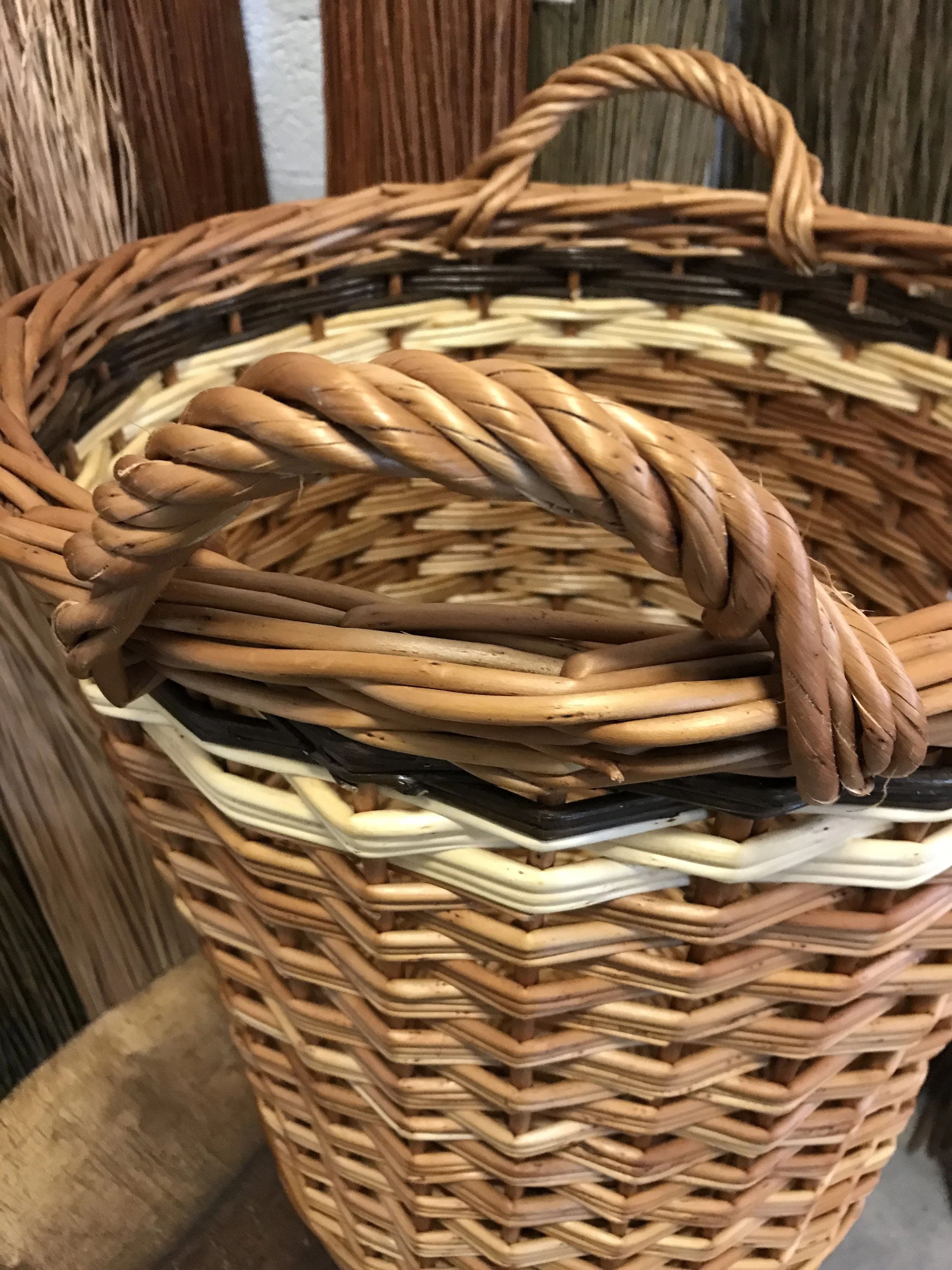 English square log basket — Geoff Travers Basket maker