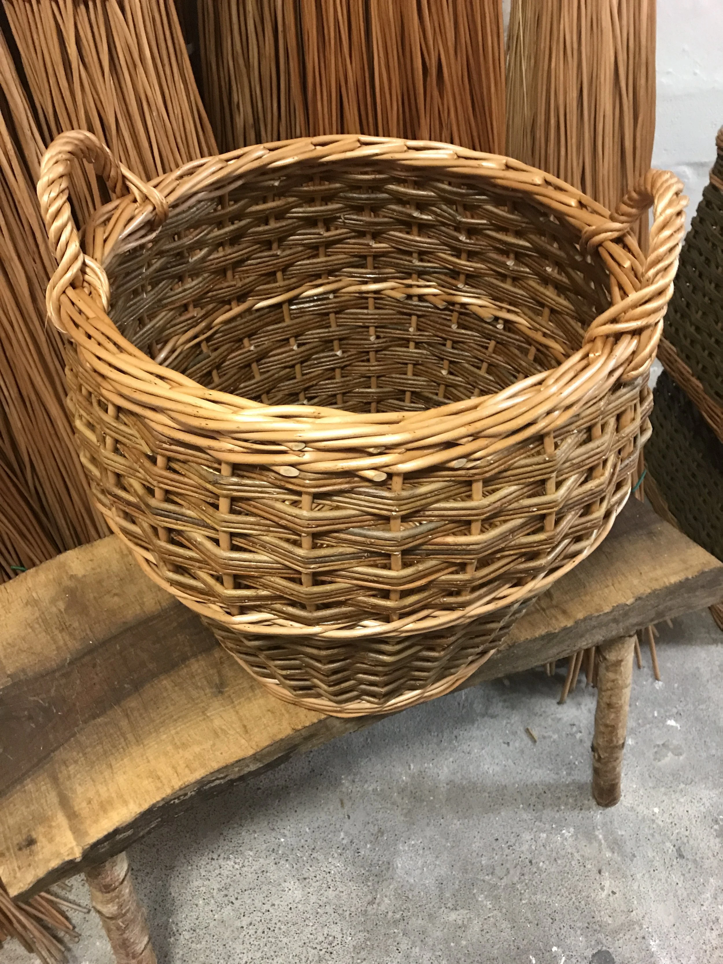 English square log basket — Geoff Travers Basket maker