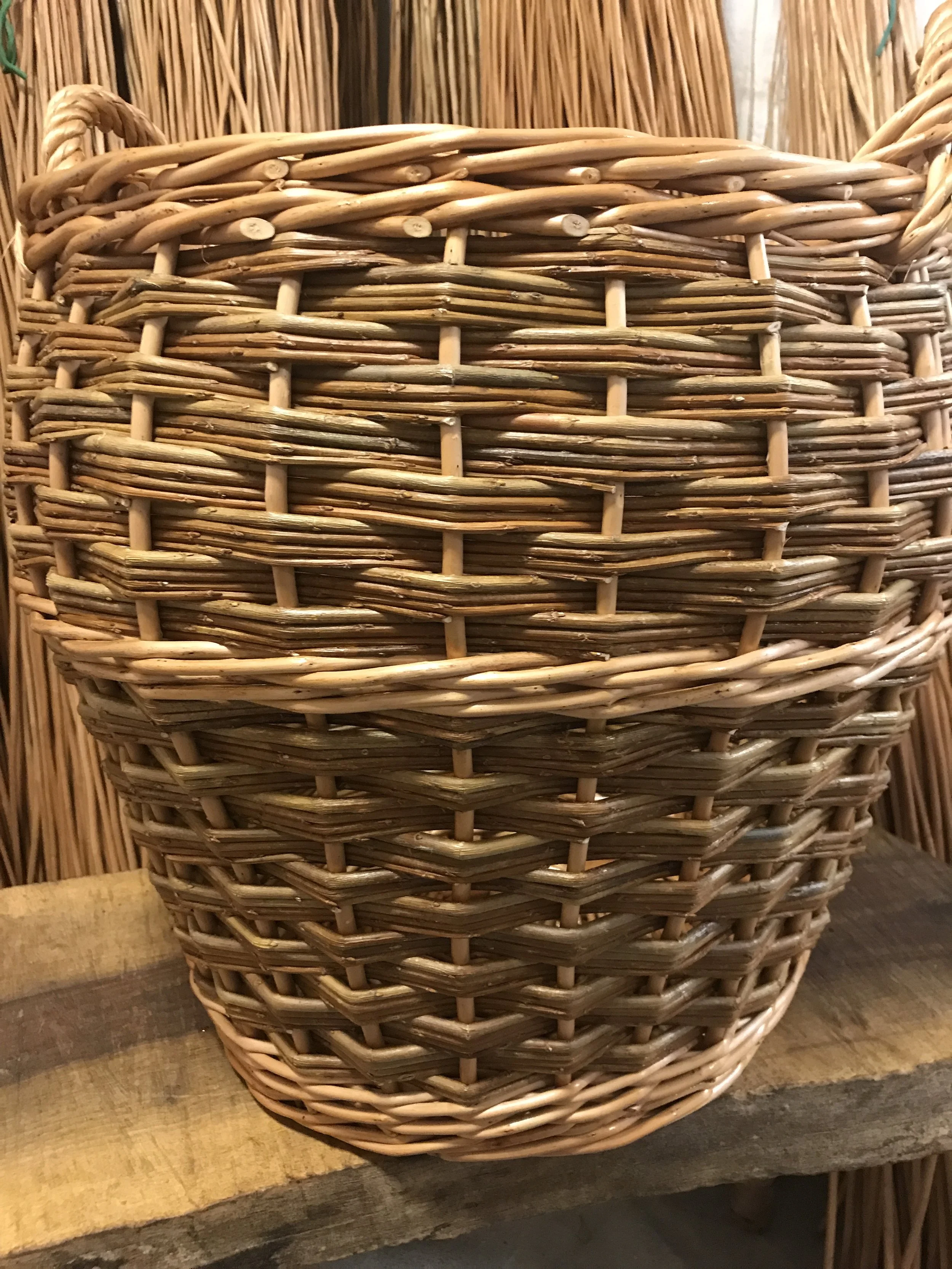 English square log basket — Geoff Travers Basket maker