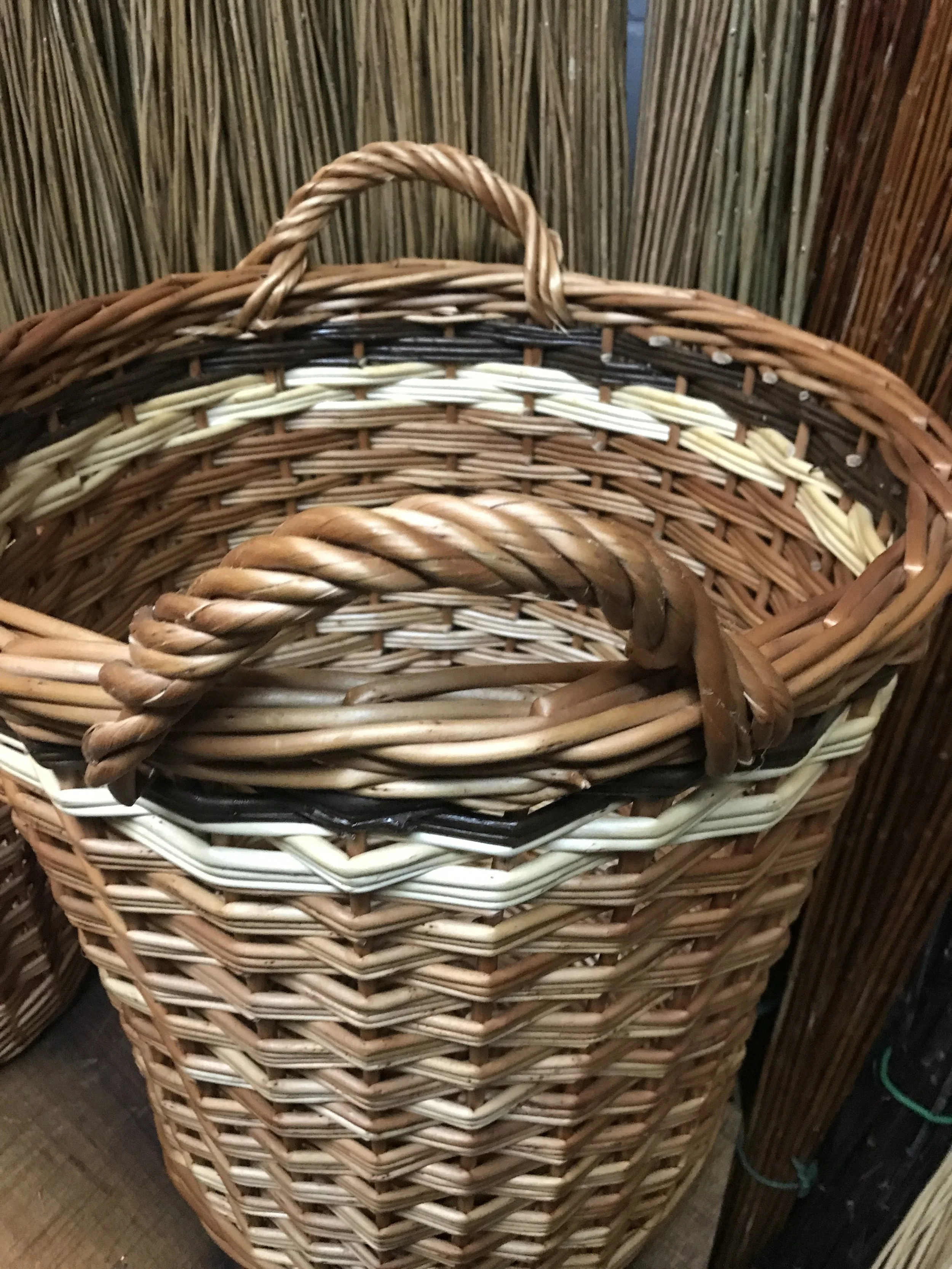 English square log basket — Geoff Travers Basket maker