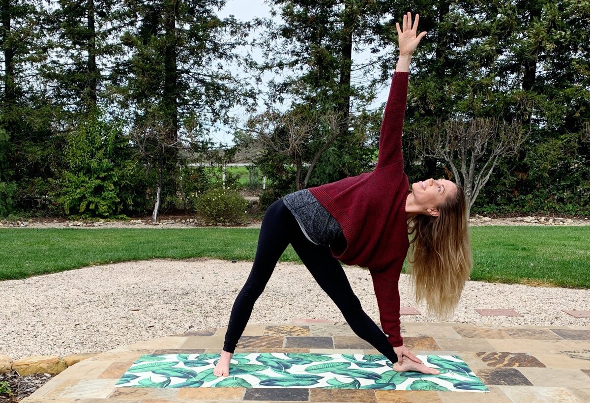 Learn How to Do a Moon Salutation (Chandra Namaskar) — Olde Oak Meadow ...