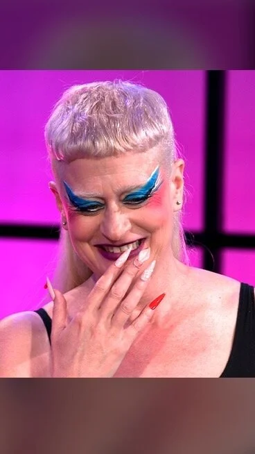 Caroline Dunphy - Home