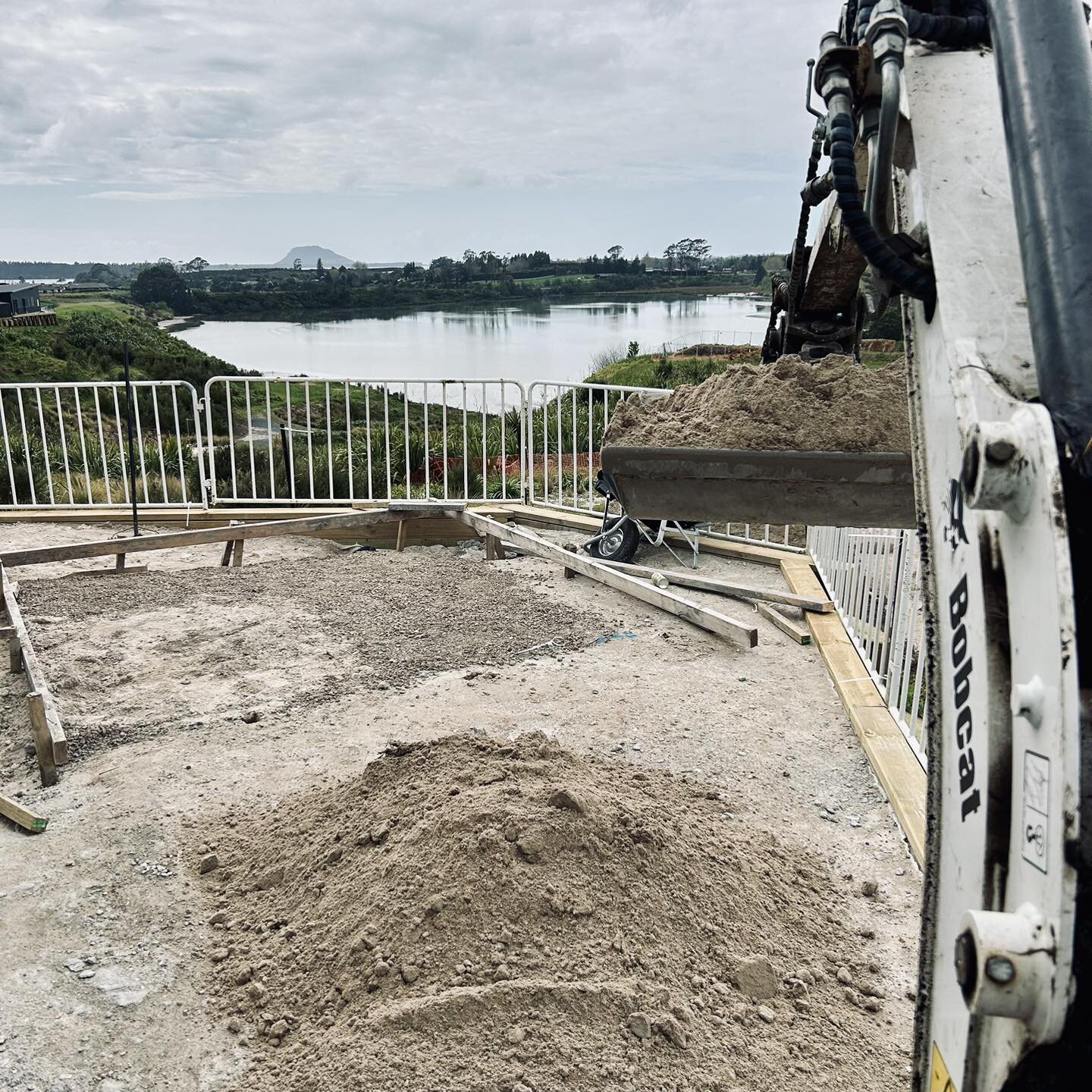 Digger Co. | Machinery and Operator Hire 7 Days a week | Bay of Plenty