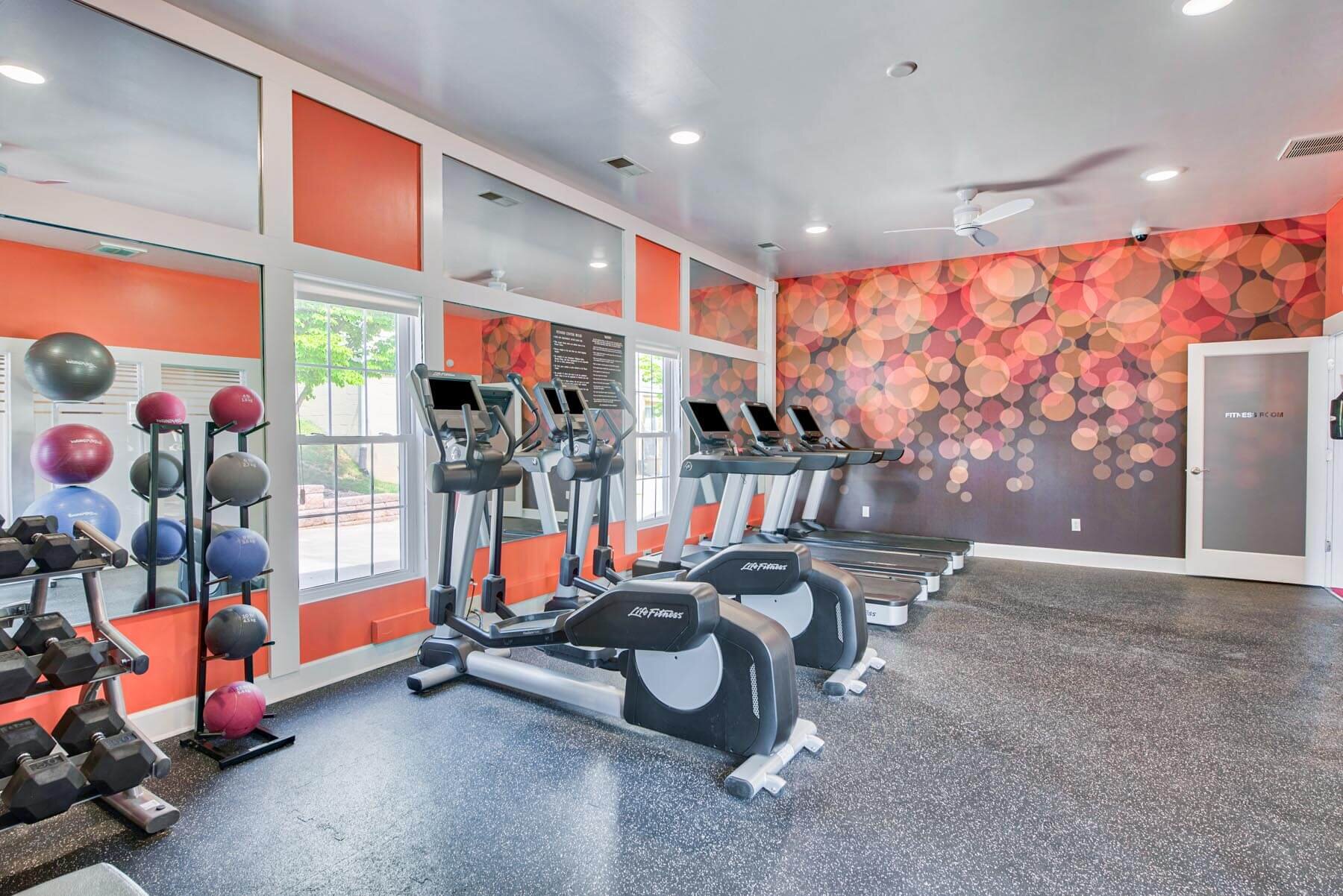 Gallery | Off-Campus Apartments — Collegiate Suites of Blacksburg