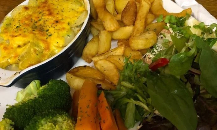 Lunches & Evening Meals — Half Moon Inn