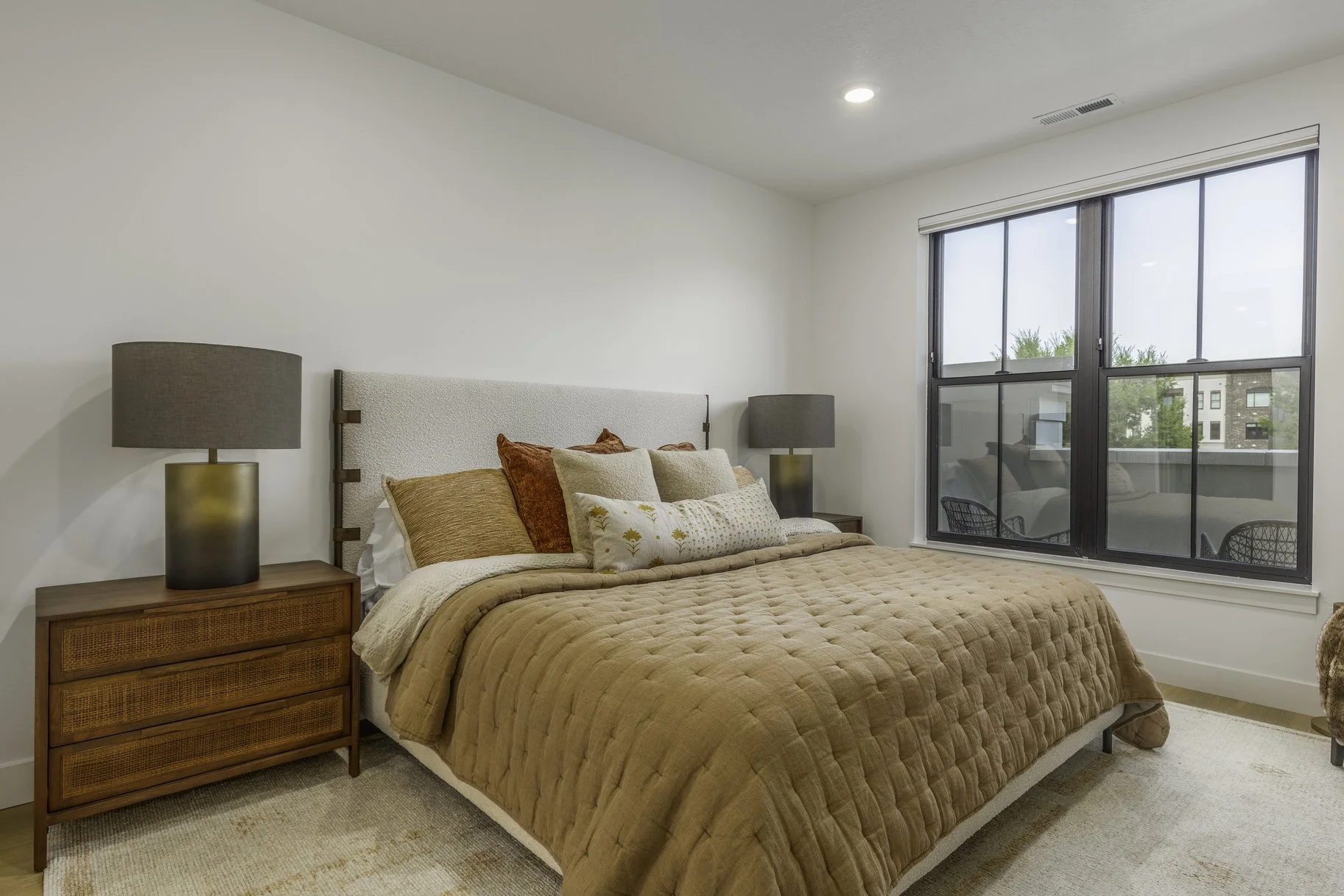 Apollo Square - Walkable Residences in the Heart of Holladay