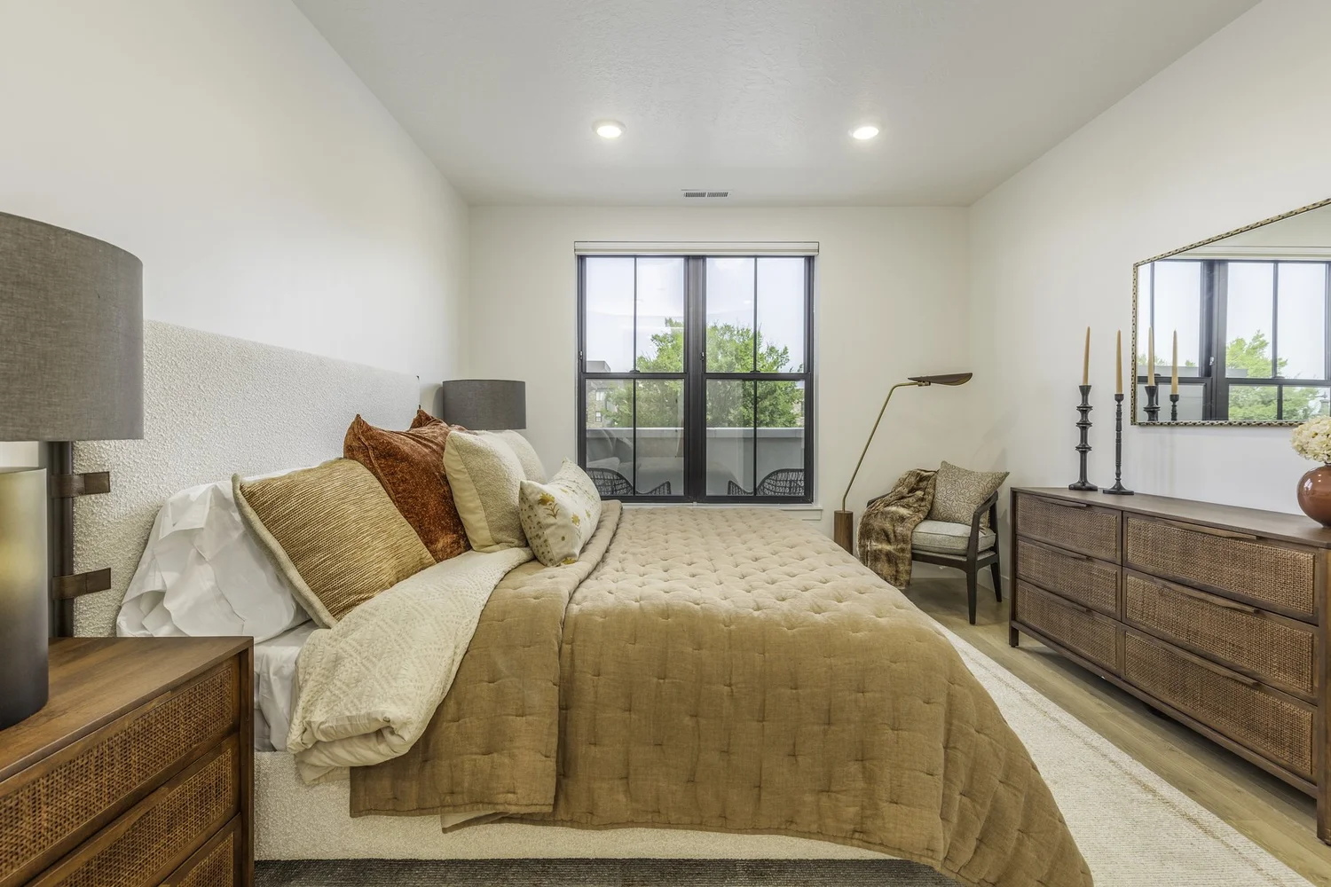 Apollo Square - Walkable Residences in the Heart of Holladay