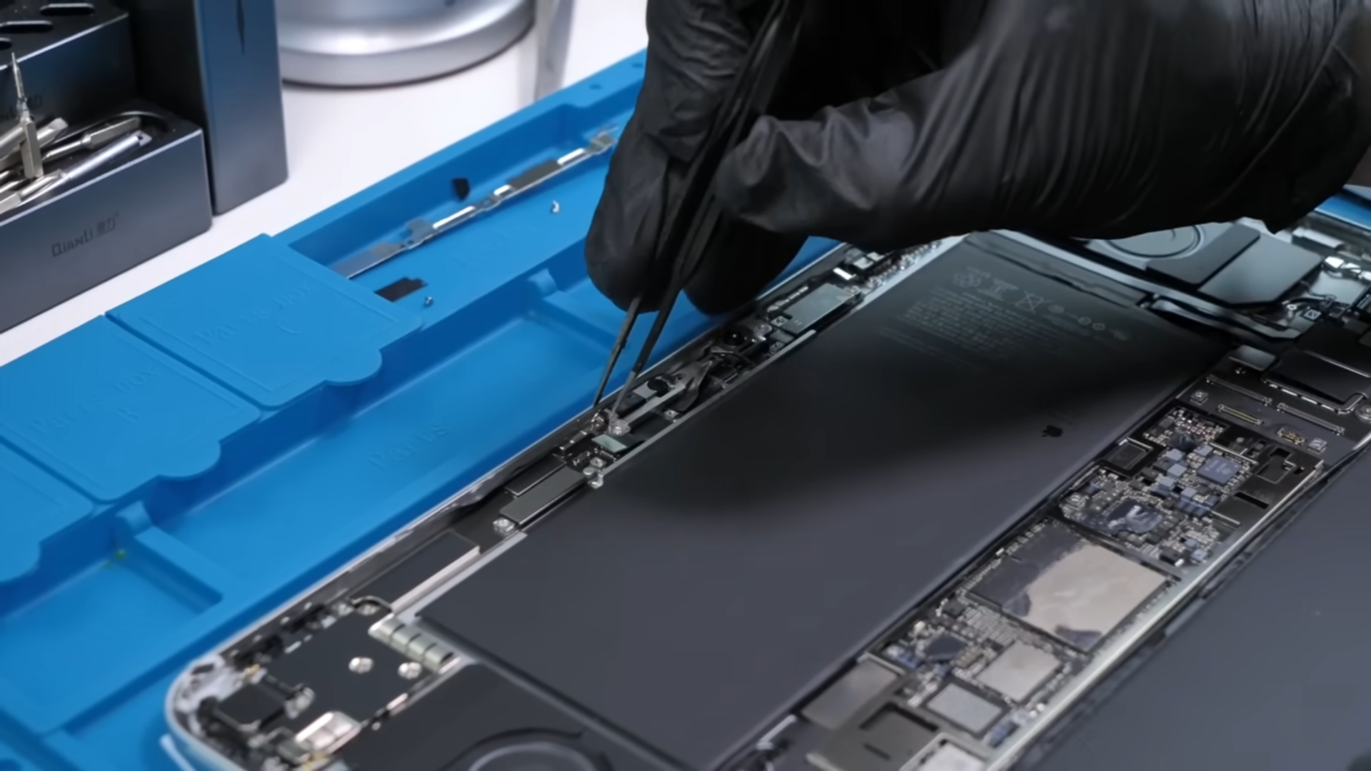 Apple's Thinnest Product: A Teardown of the M4 iPad Pro 13-inch — Phone ...