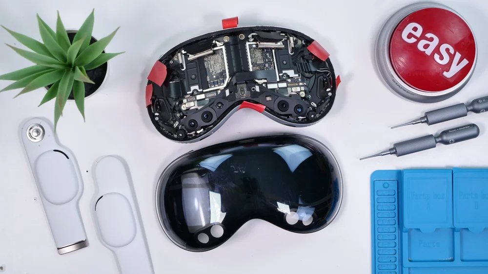 Apple Vision Pro Teadown — Phone Repair Guru