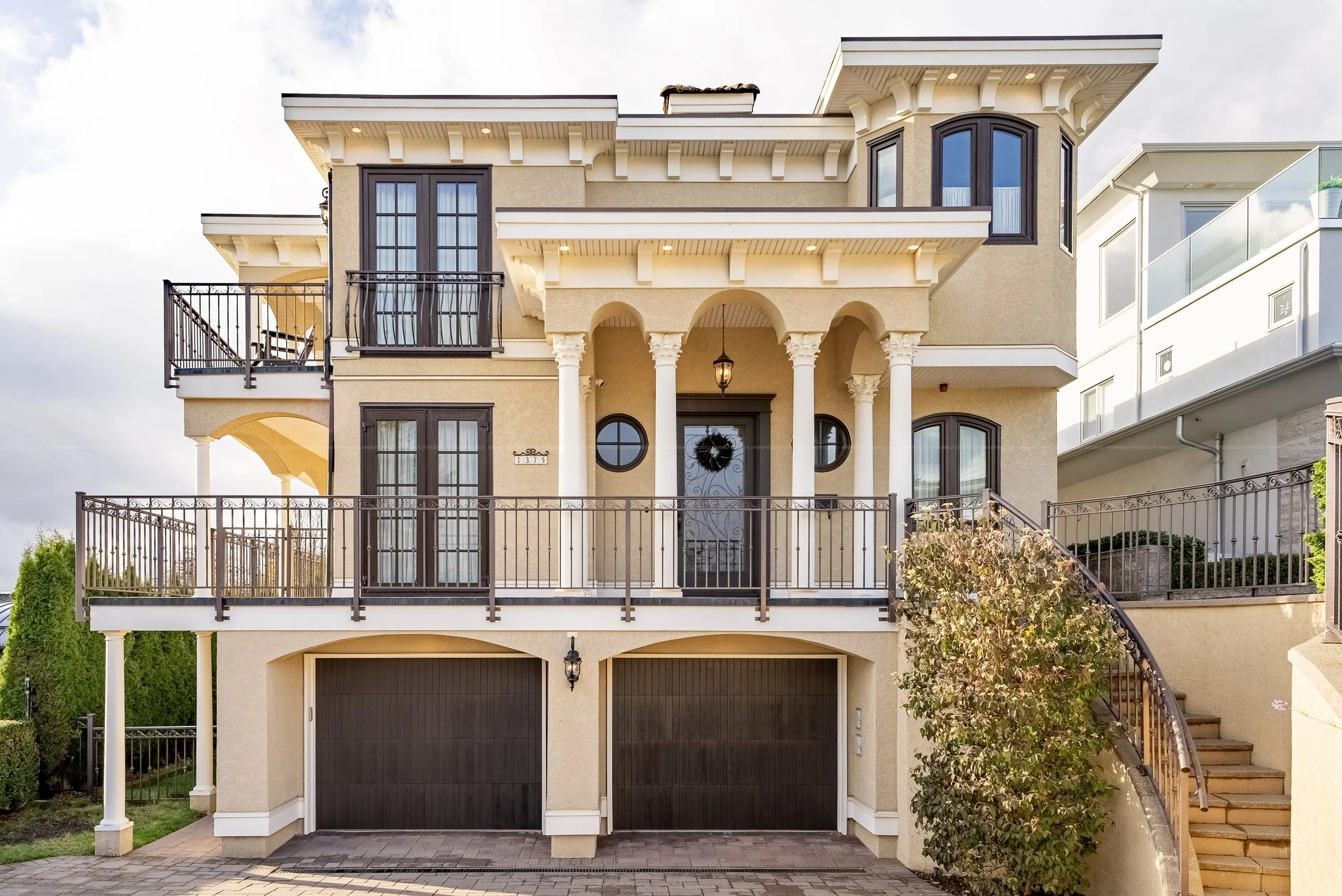 Canada's Real Estate Photography & Video - Realty Studios