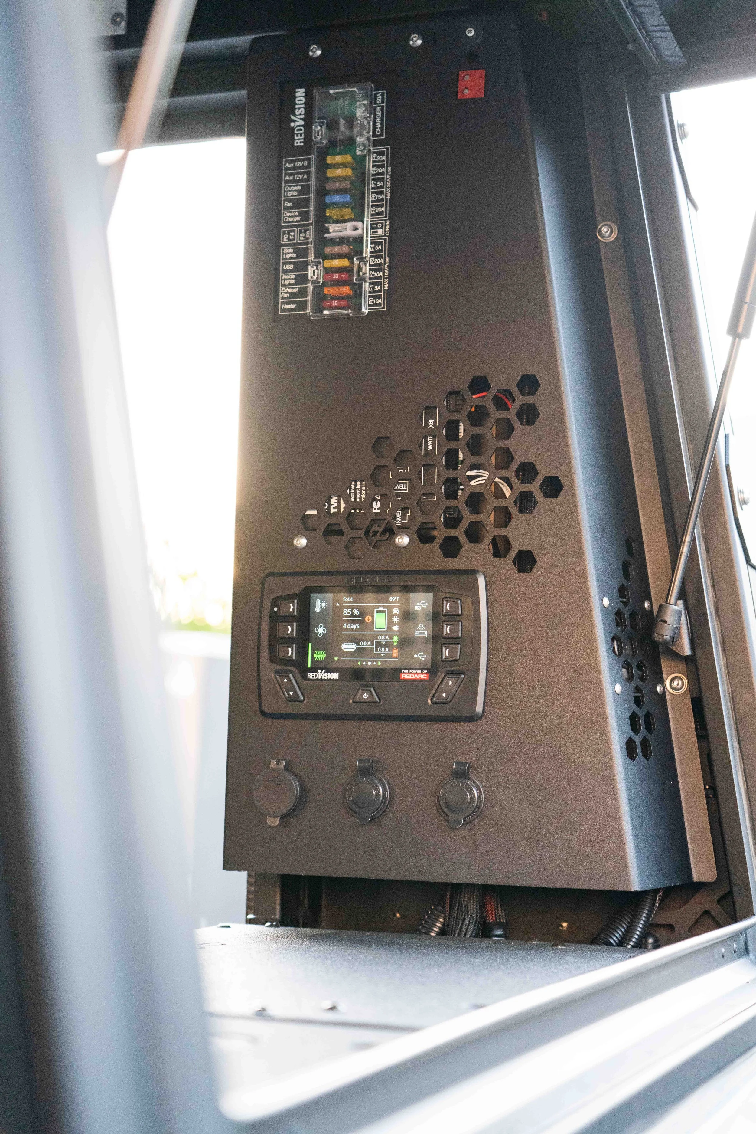 REDARC Electronics: Premium Vehicle Power Systems | Basil's Garage ...