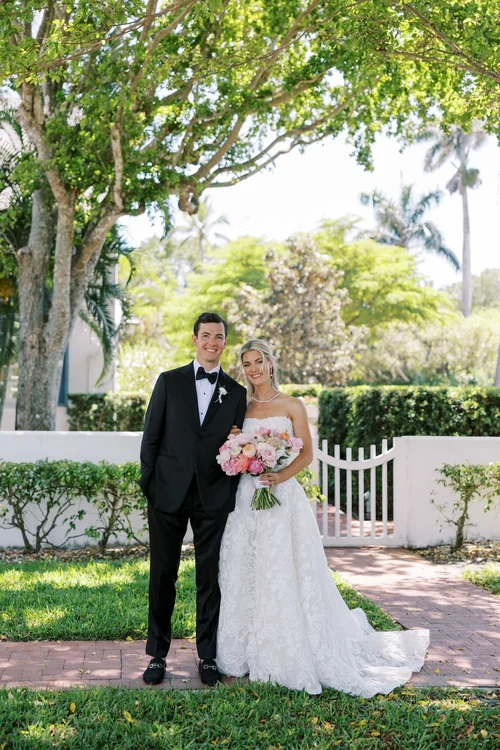 Preppy Coastal Spring Wedding in Naples Florida | Beth Chapman Styling ...
