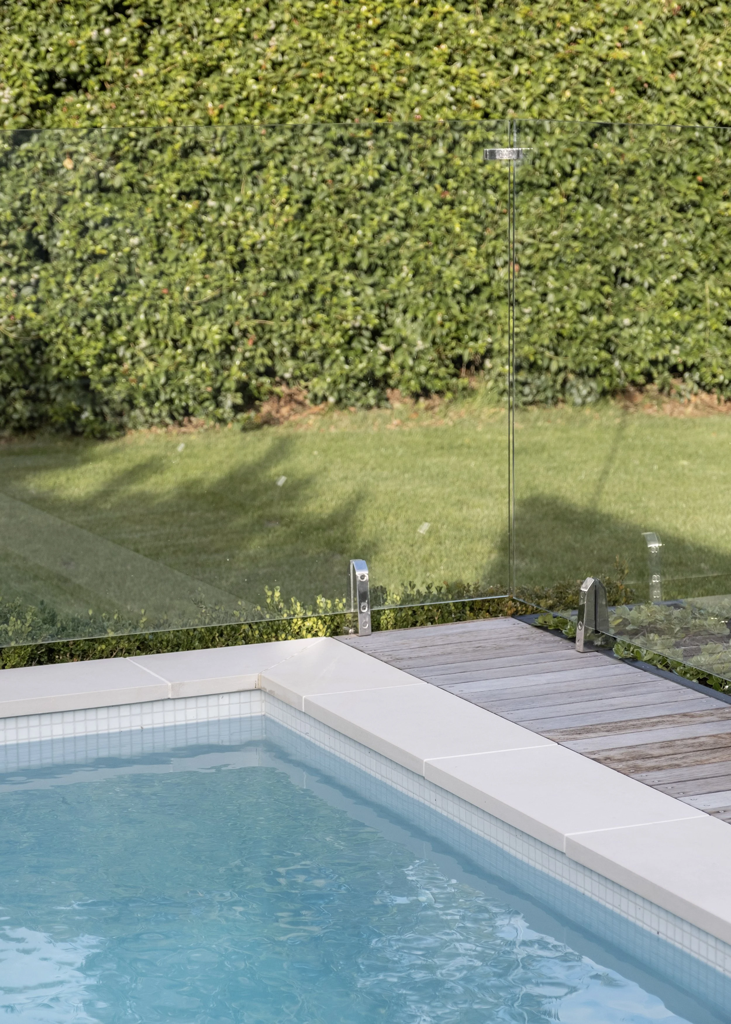 A perfectly proportioned plunge pool with built in spa and spa cover ...